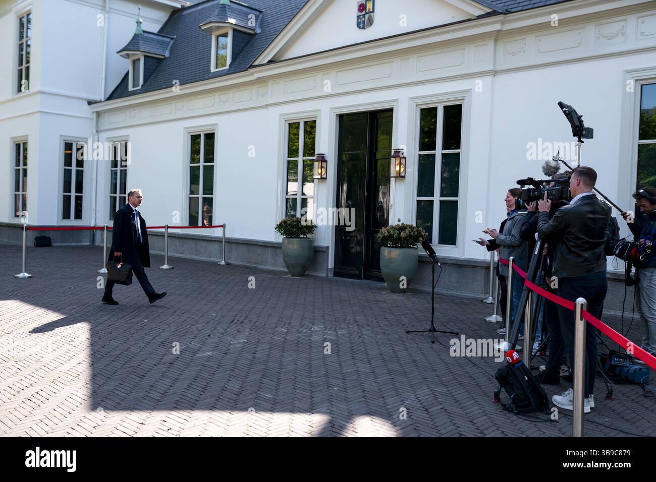 THE HAGUE - Foreign Minister Caspar Veldkamp arrives for the Council of ...