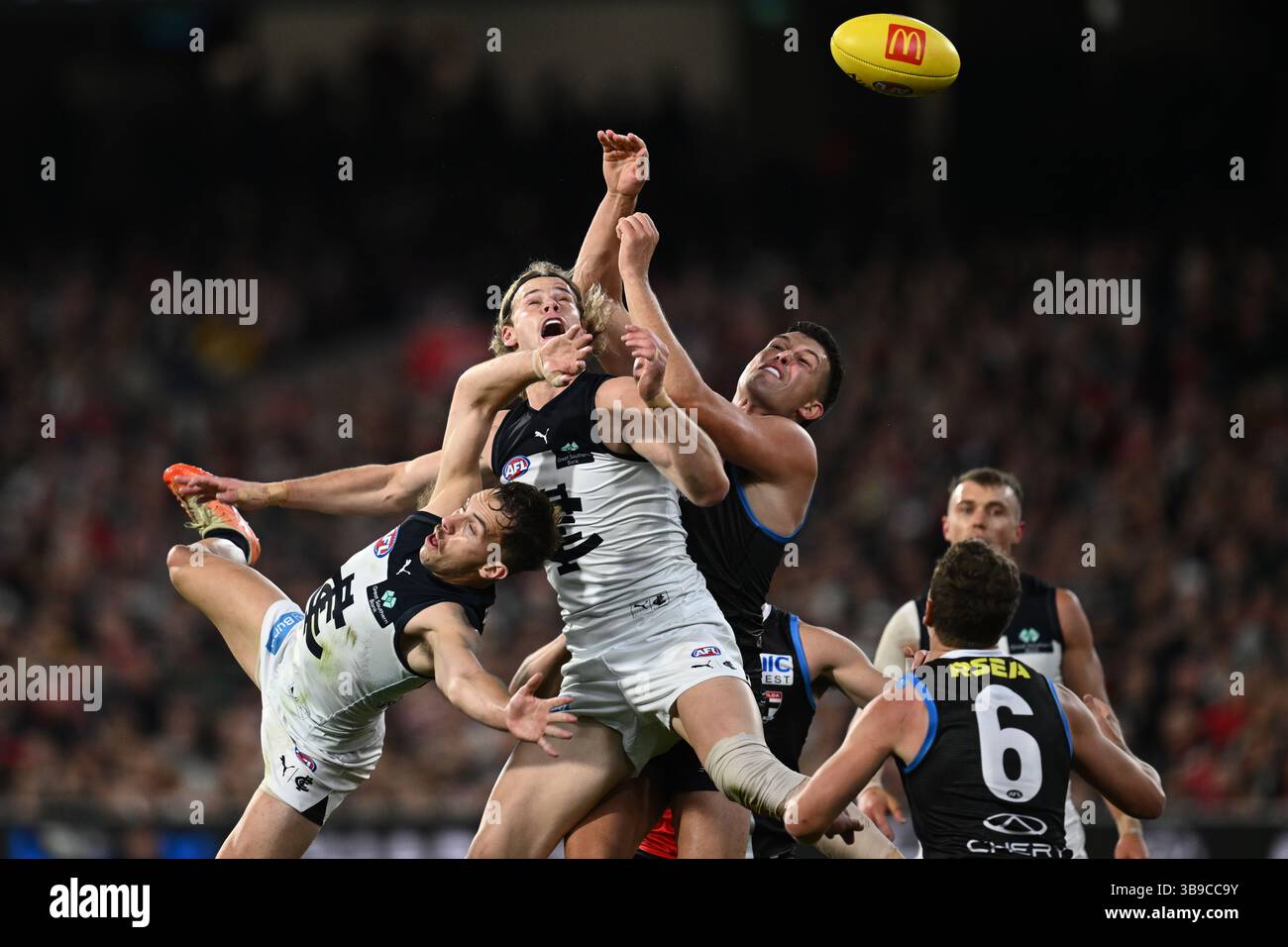 Melbourne, Australia. 09th May, 2025. Tom de Koning of Carlton and Rowan Marshall of St Kilda ...