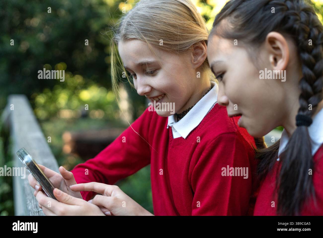 School students wearing uniform hi-res stock photography and images - Alamy