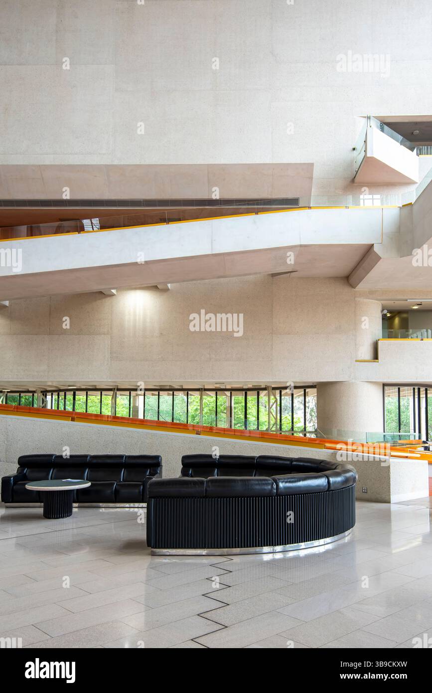 The non-courtroom interior of the 1980 completed High Court of ...