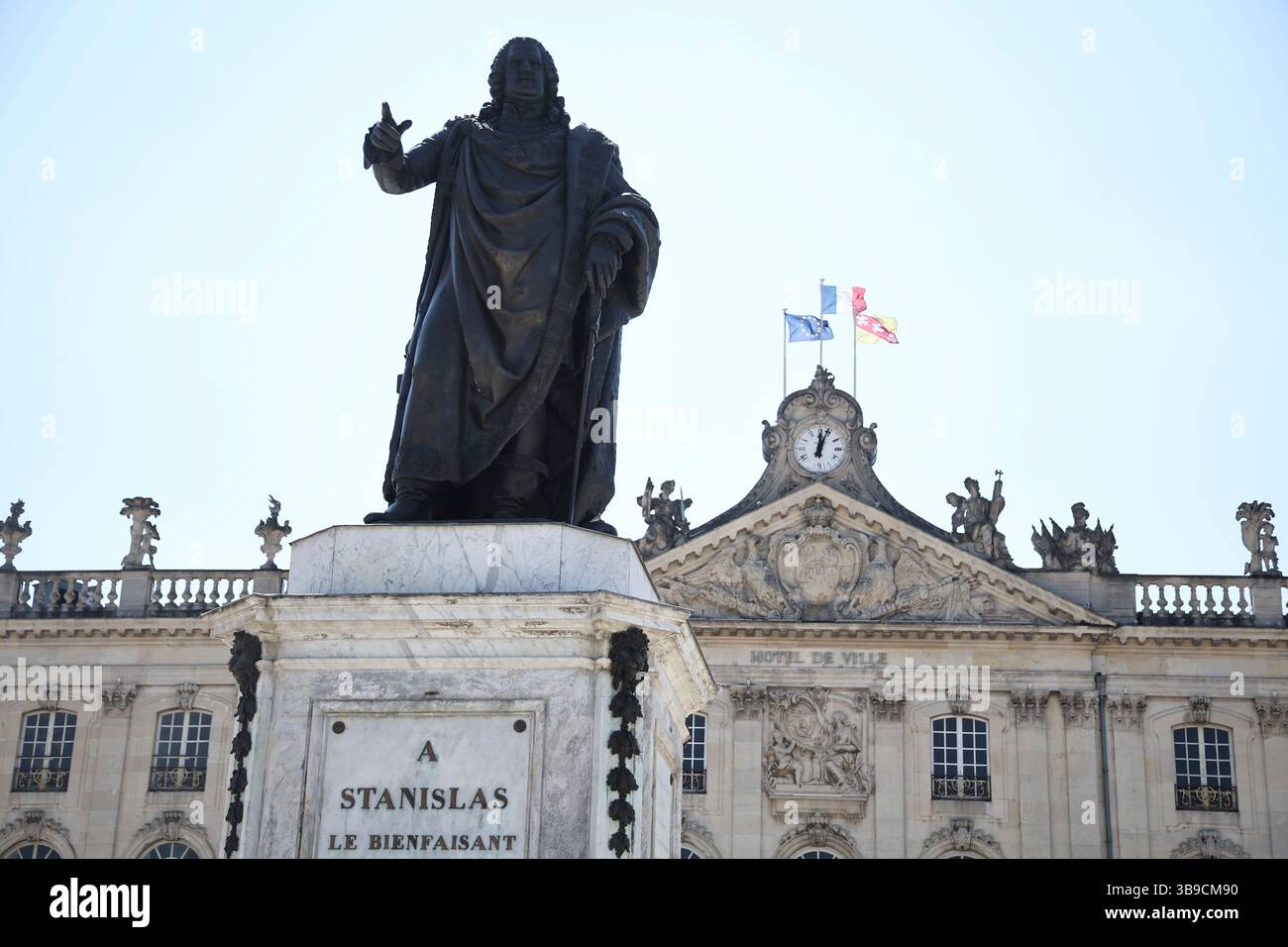 The statue of the Polish King Stanislas stands in the middle of the ...