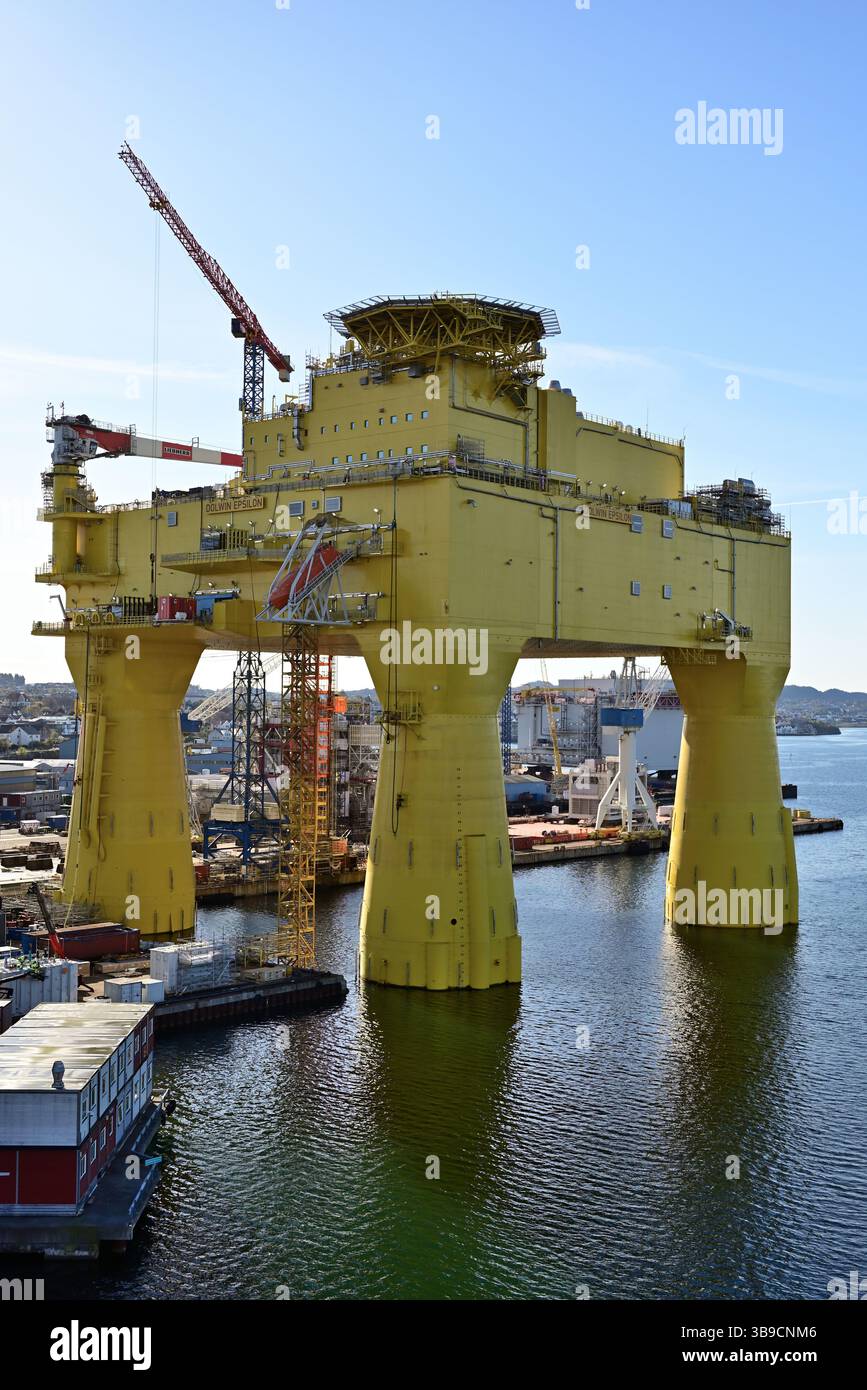 Dolwin Epsilon offshore converter platform at Haugesund in western ...