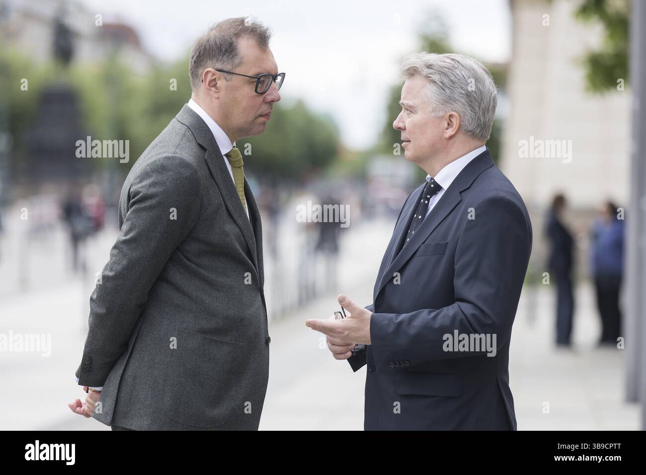 Kings place talk hi-res stock photography and images - Alamy