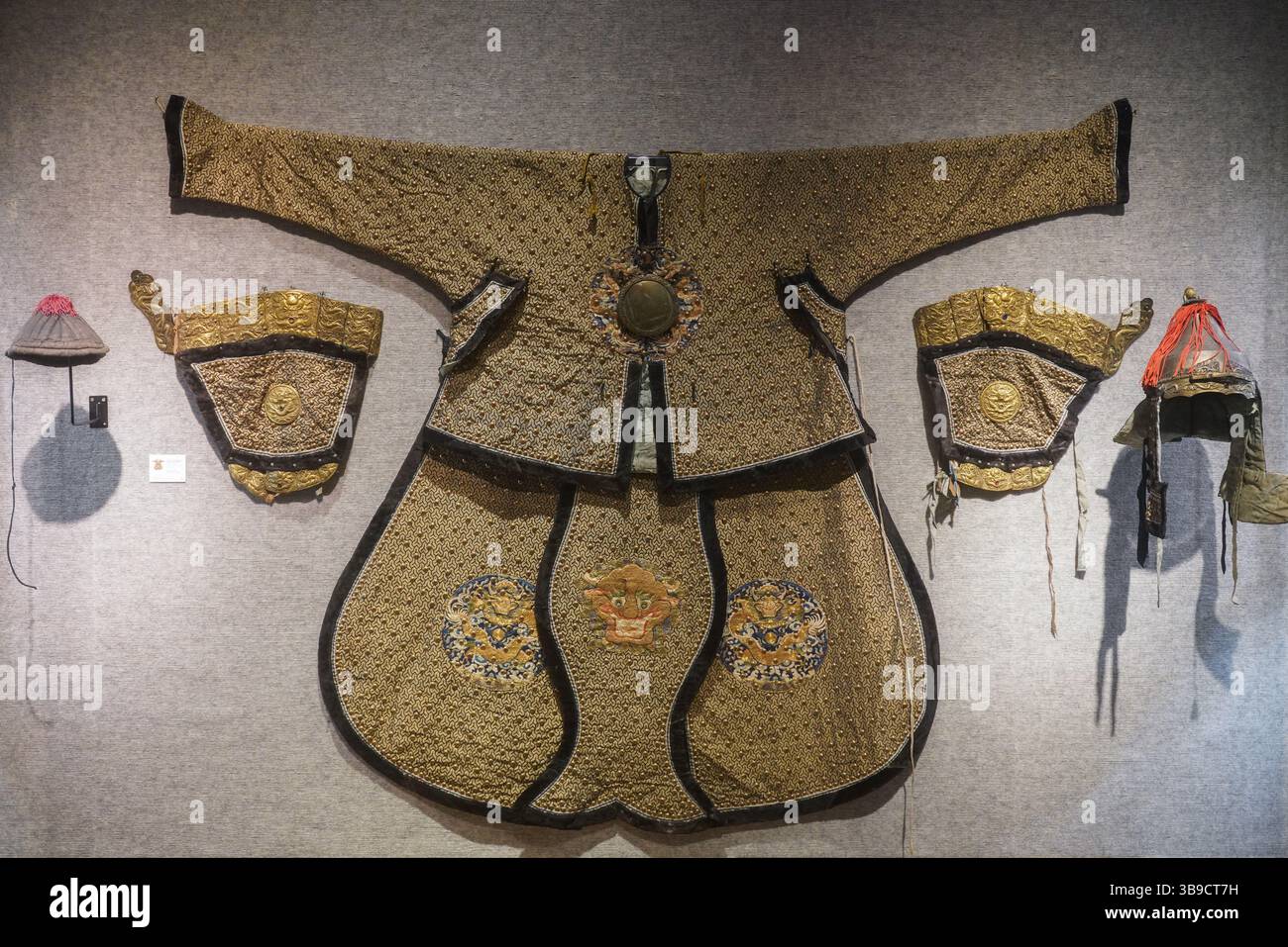 The late Qing Dynasty China. A suit of ceremonial armour and helmet ...