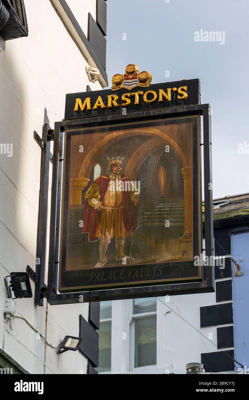 The palace vaults restaurant hi-res stock photography and images - Alamy
