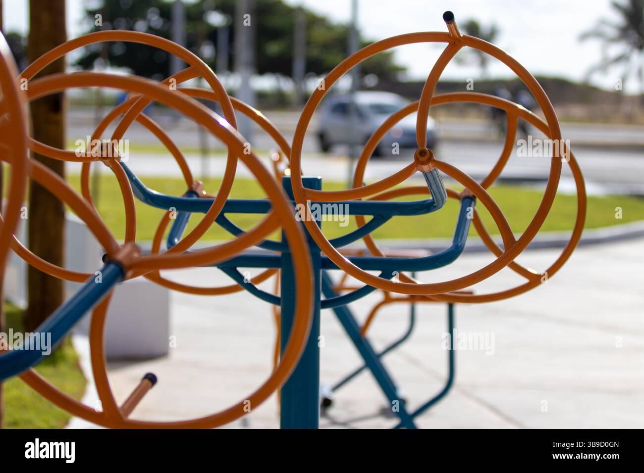 Public park outdoor gym equipment hi-res stock photography and images ...
