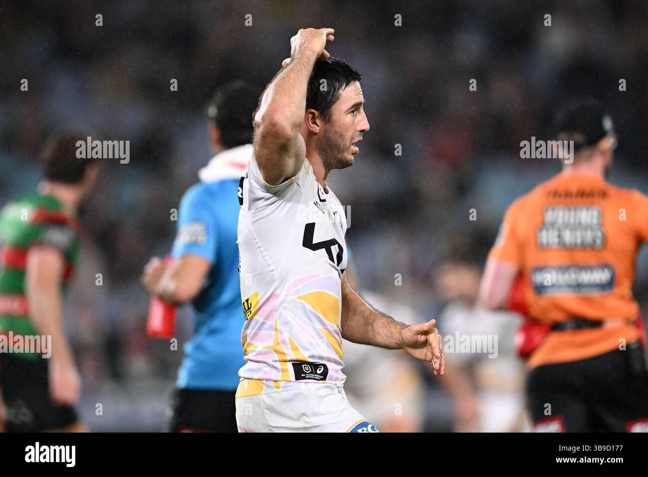 Sydney, Australia. 09th May, 2025. Ben Hunt of the Broncos gestures to ...