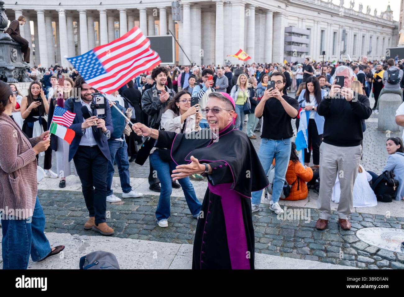 Usa flags st peter's square hi-res stock photography and images - Alamy