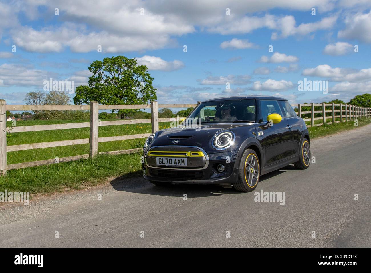 Mini cooper s electric level 3 hi-res stock photography and images - Alamy
