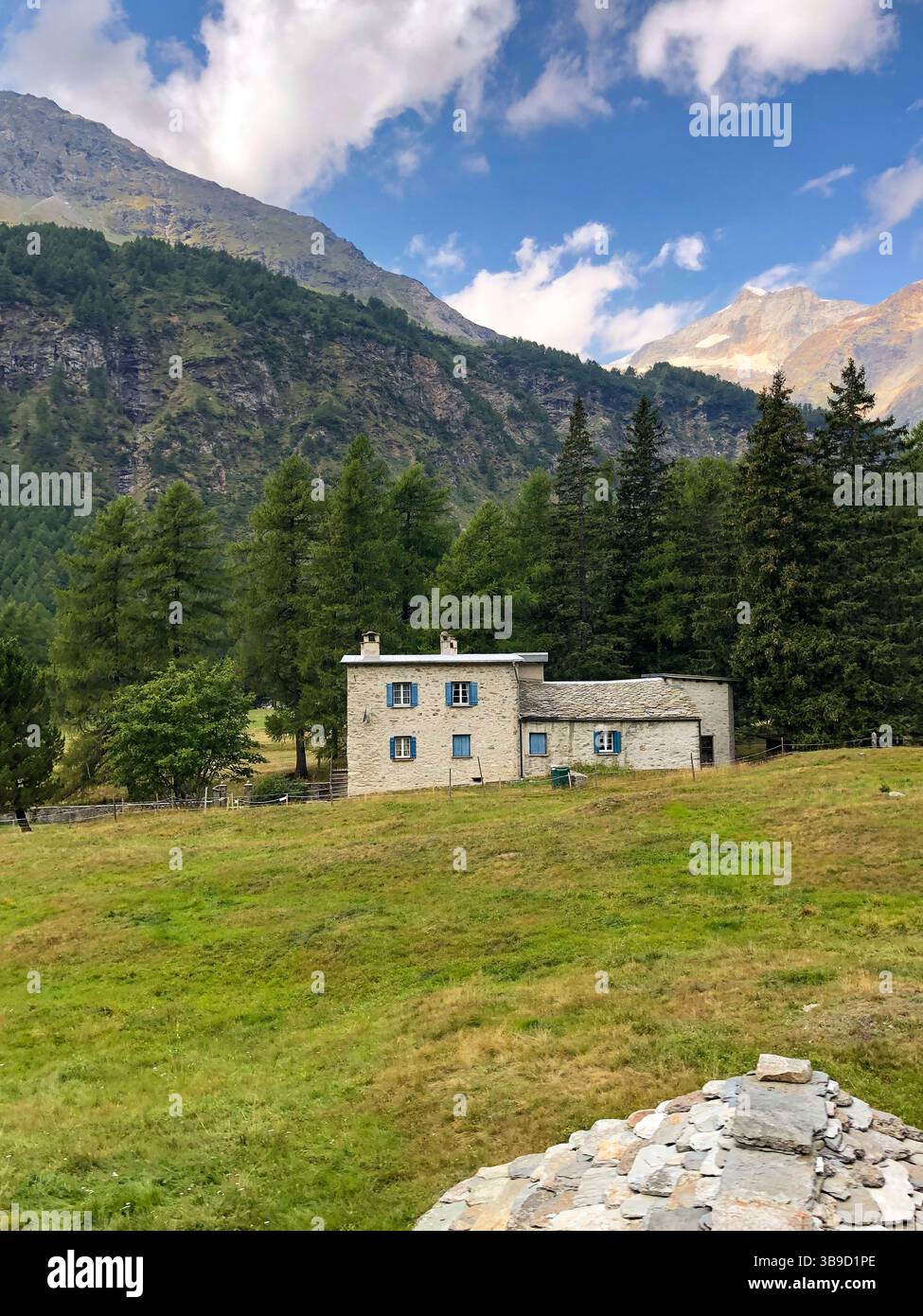 Traditional buildings in the Swiss Alps Stock Photo - Alamy