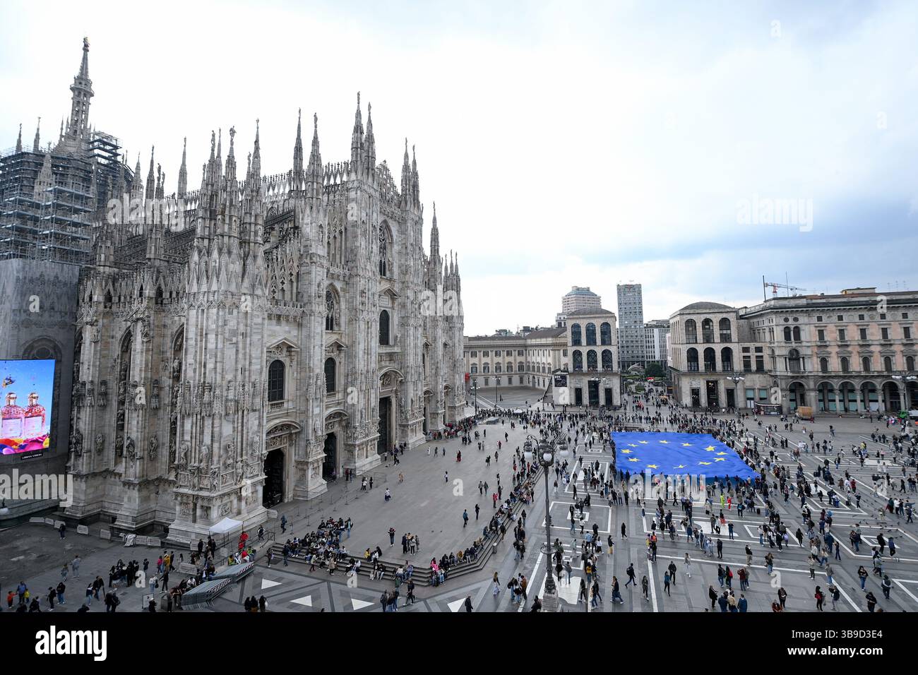 Milano, Milano. 09th May, 2025. Ufficio del Parlamento europeo e ...