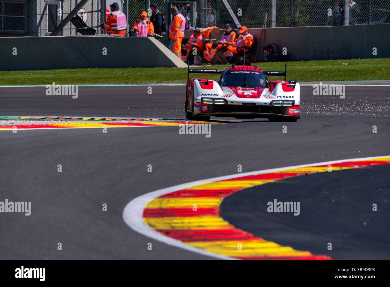 Spa Francorchamps, Belgium. 09th May, 2025. Porsche Penske Team 6 Hypercar pass Througth Les ...