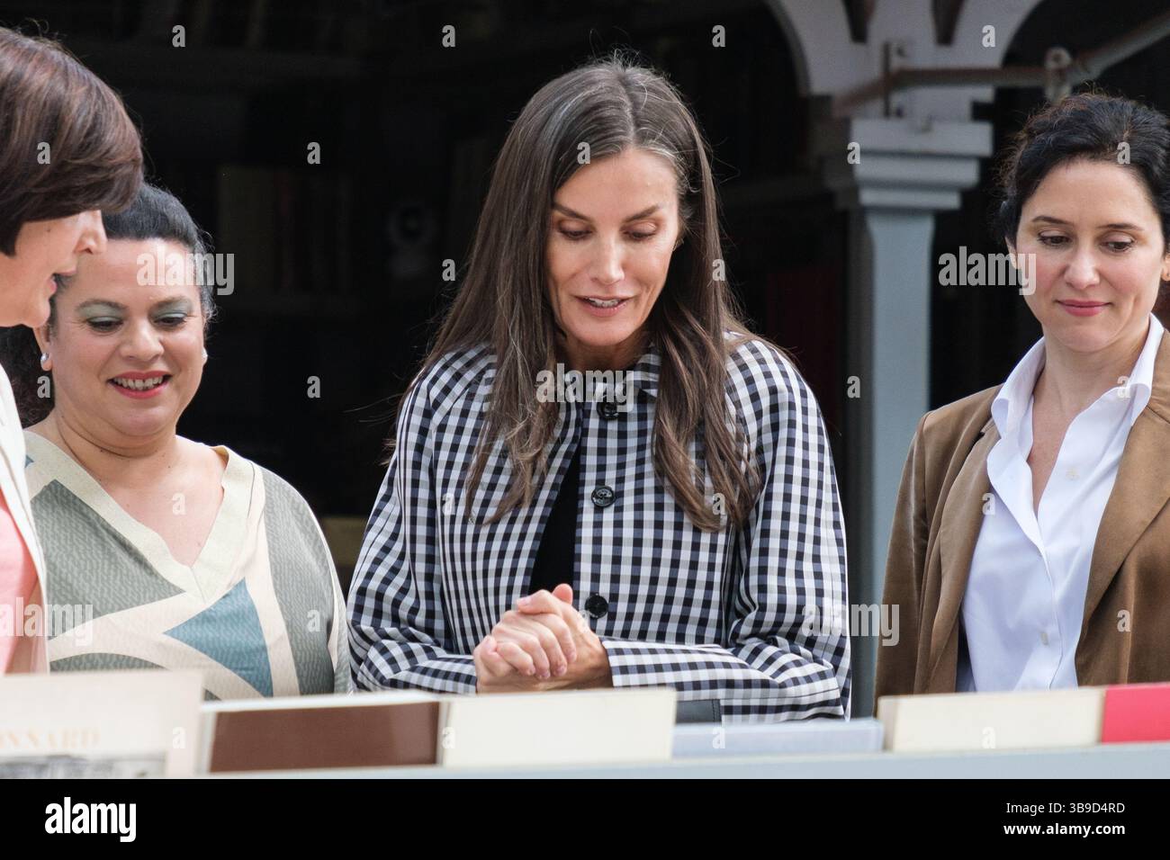 Queen letizia of spain and pope hi-res stock photography and images - Alamy