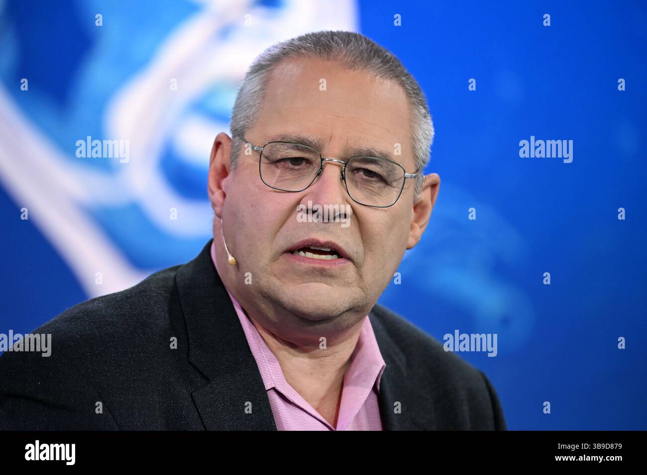 Prof. Dr. Oliver Mayer, Head of the Energy and Construction Division at ...