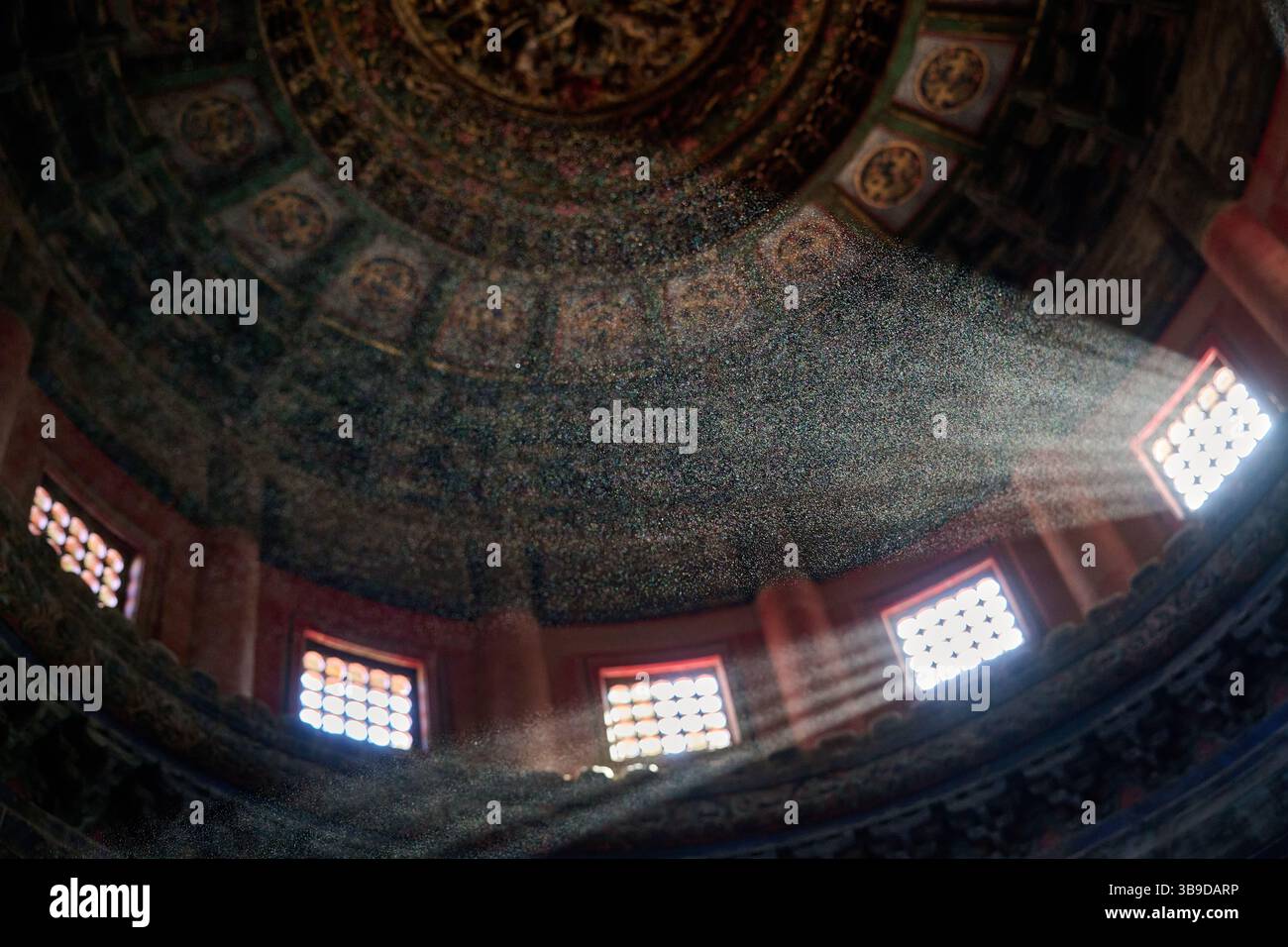 Ancient chinese architecture interior window hi-res stock photography ...