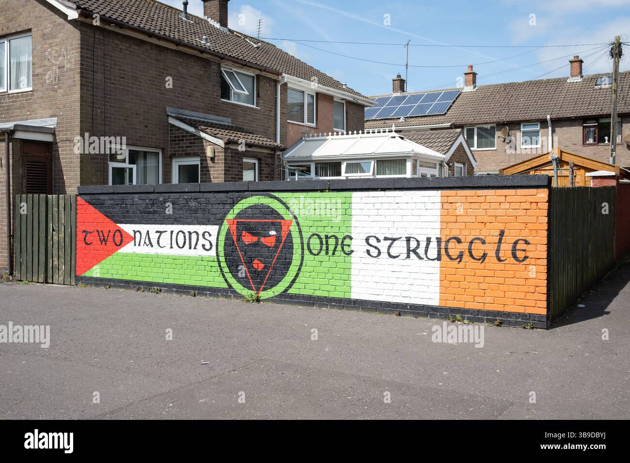 Derry / Londonderry, Northern Ireland - May 7th, 2025: Bogside mural ...