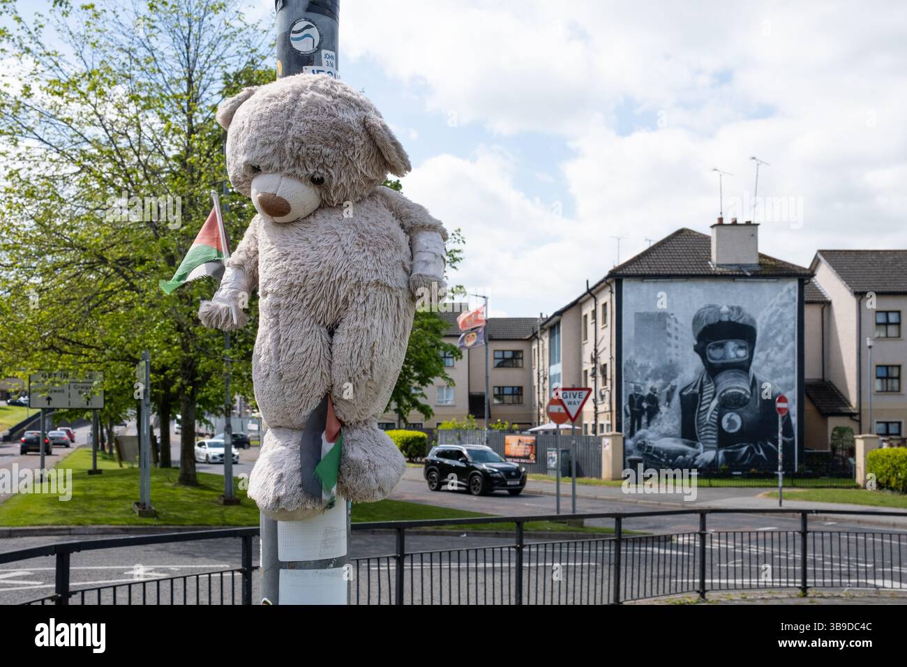 Derry / Londonderry, Northern Ireland - May 7th, 2025: A teddy bear ...