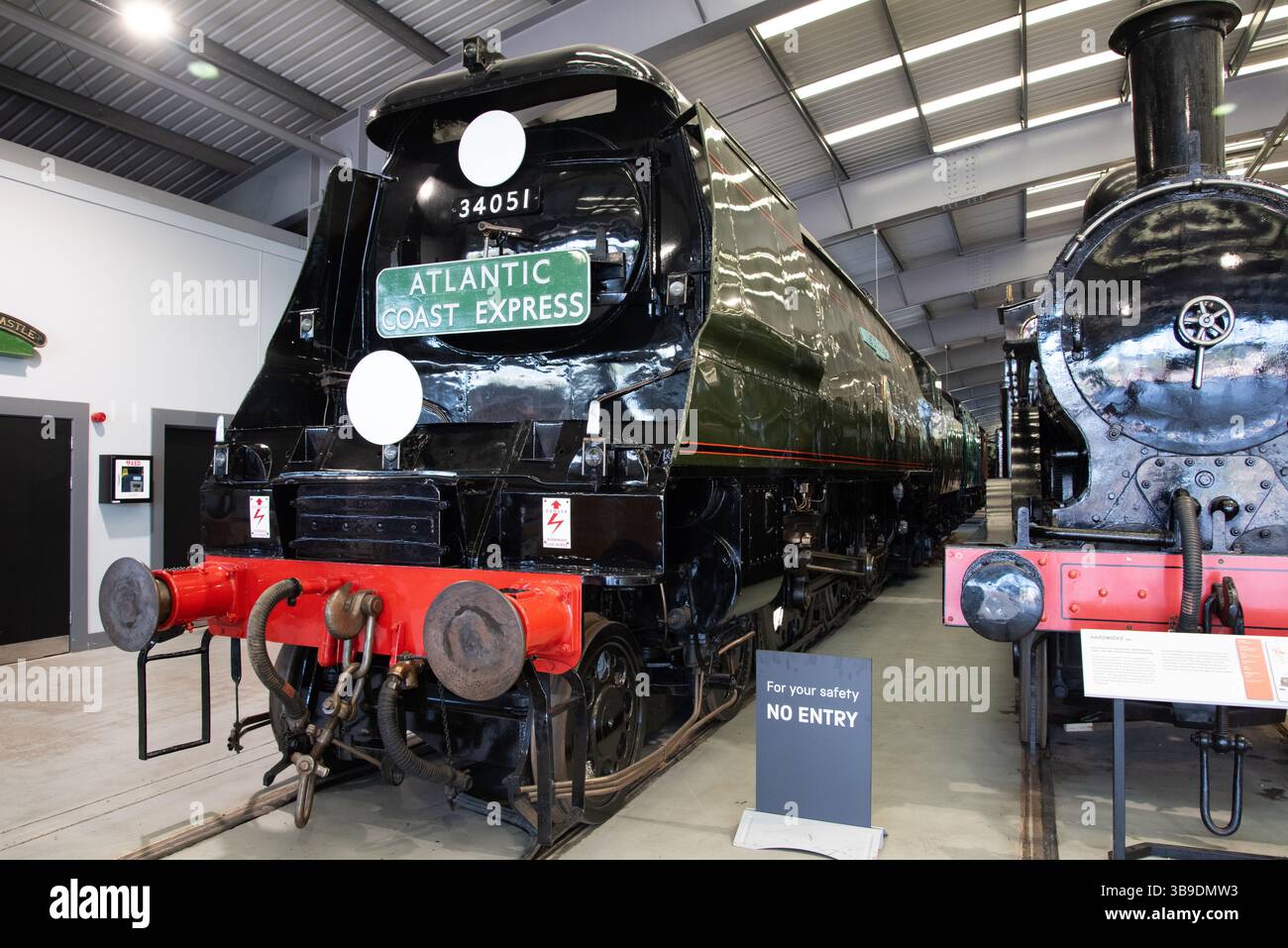 Southern Railways locomotive 'Winston Churchill' 4-6-2 Battle of ...