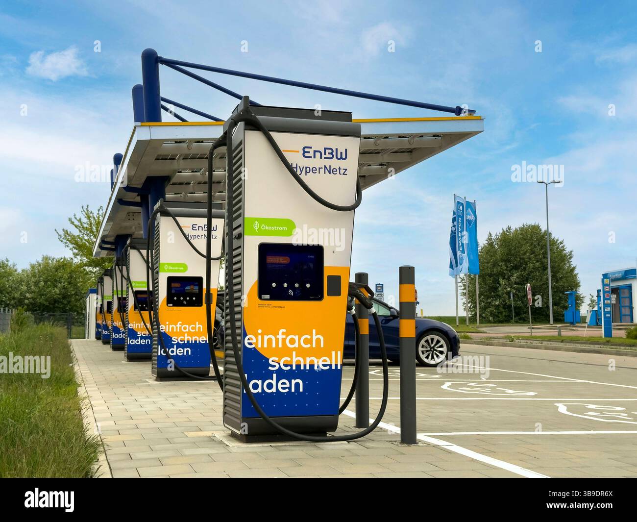 09.05.2025, Lützen Sachsen Anhalt, Der Energieversorger EnBW hat hier ...