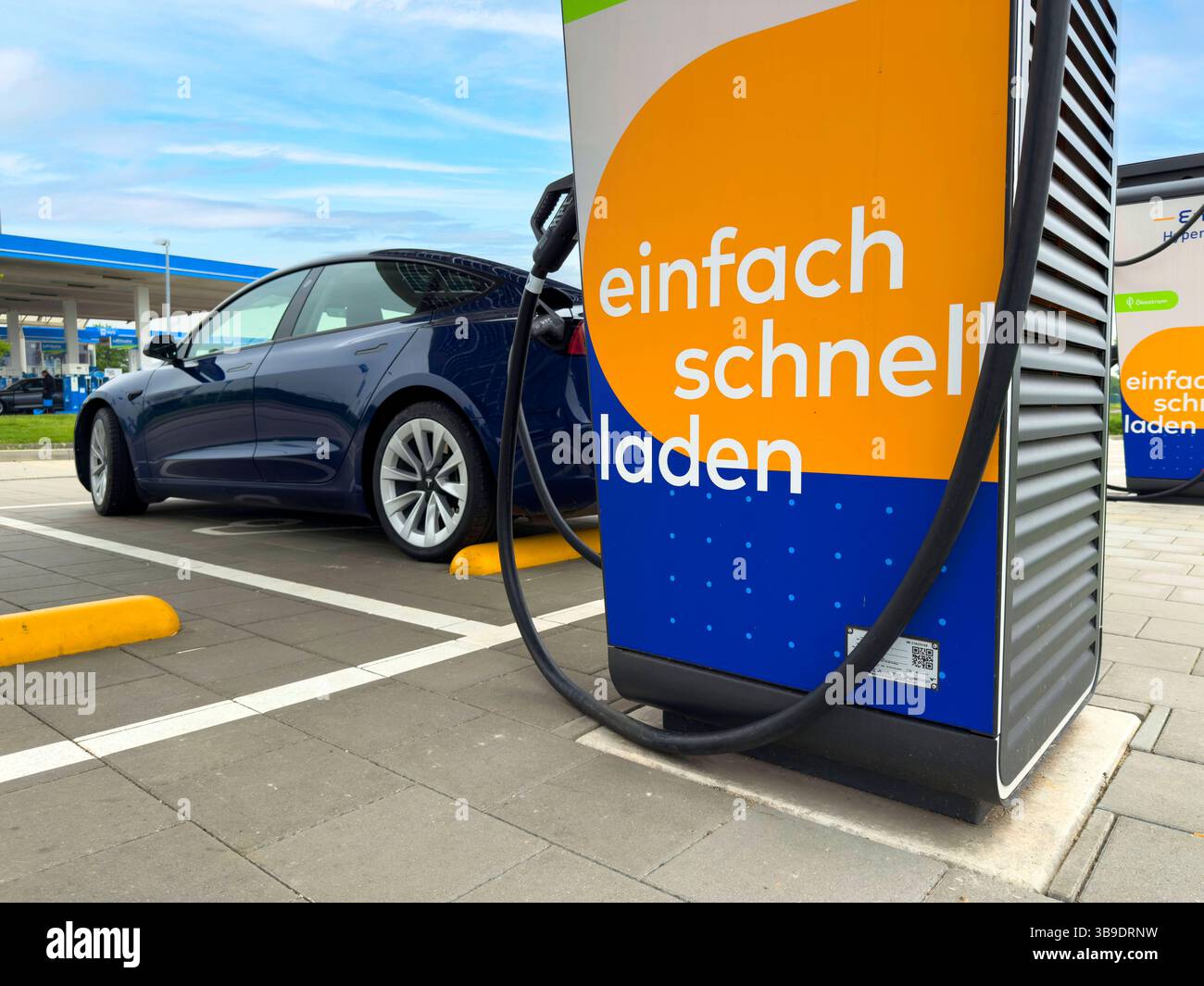 09.05.2025, Lützen Sachsen Anhalt, Der Energieversorger EnBW hat hier ...