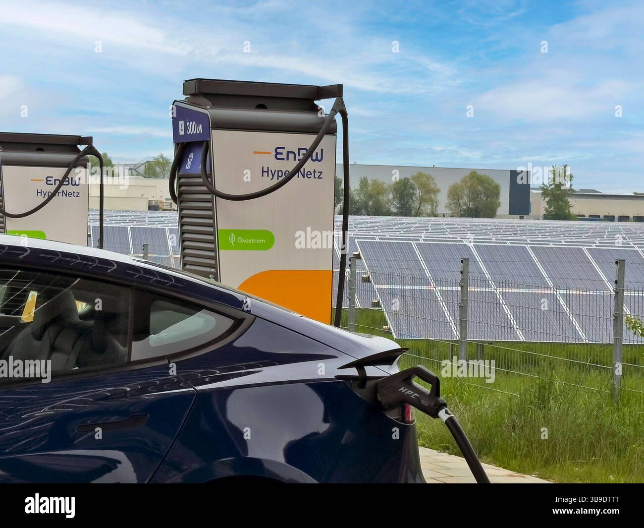 09.05.2025, Lützen Sachsen Anhalt, Der Energieversorger EnBW hat hier ...