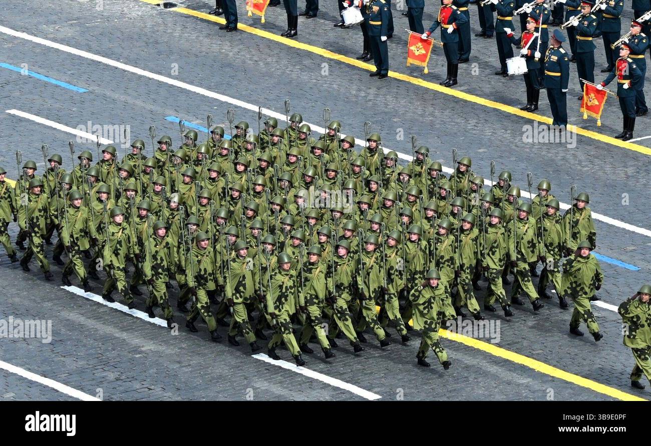Soldiers, formation, parade, military parade of the Russian Army on Red ...