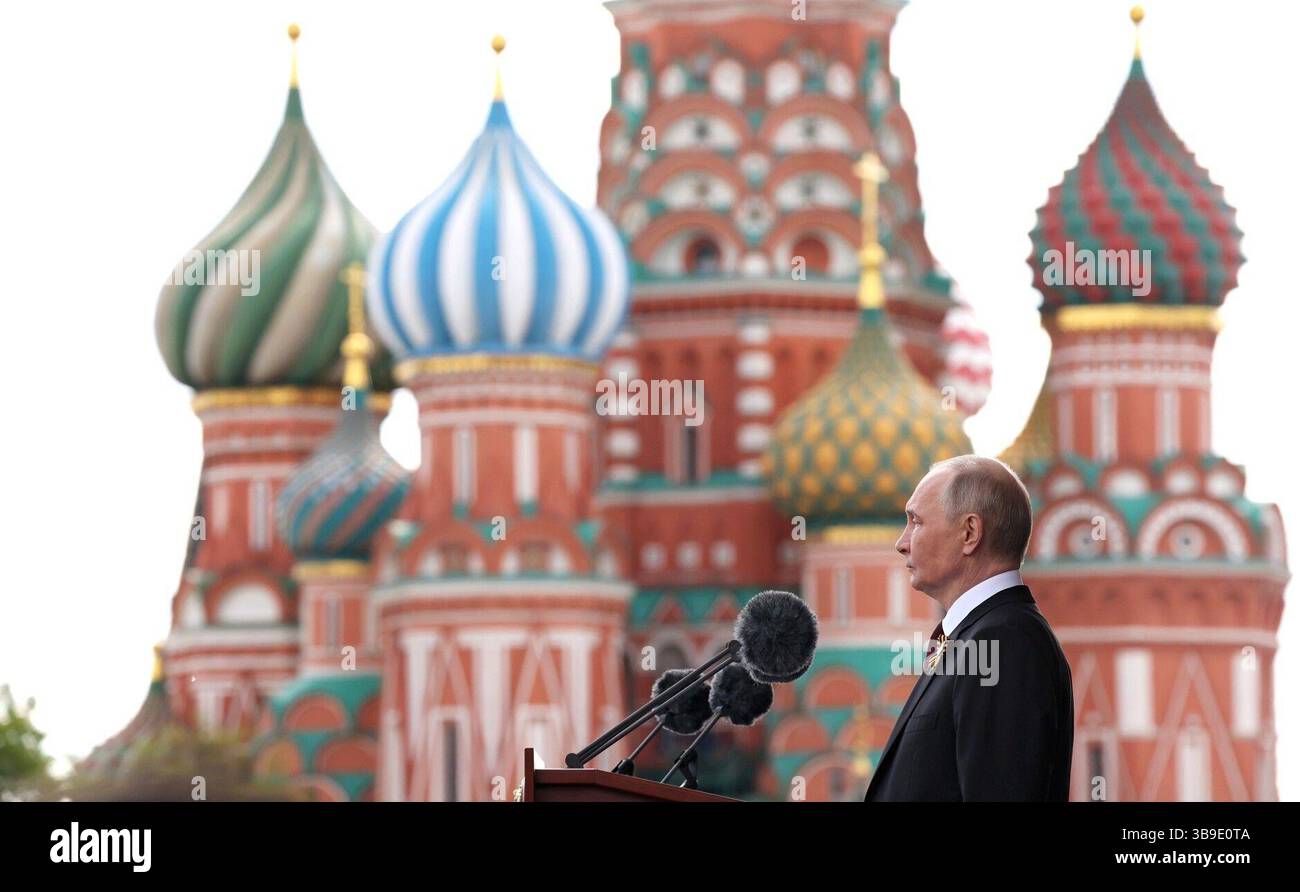 Vladimir Putin delivers a speech at the Russian Army military parade on ...