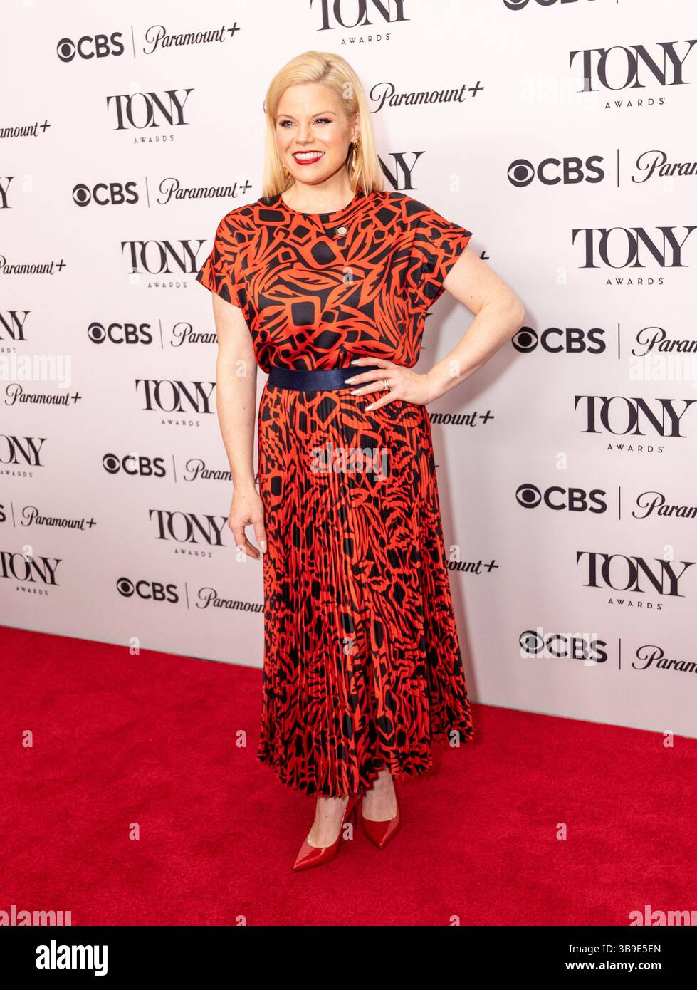 Megan Hilty wearing dress by St. John nominated for Best Performance by ...