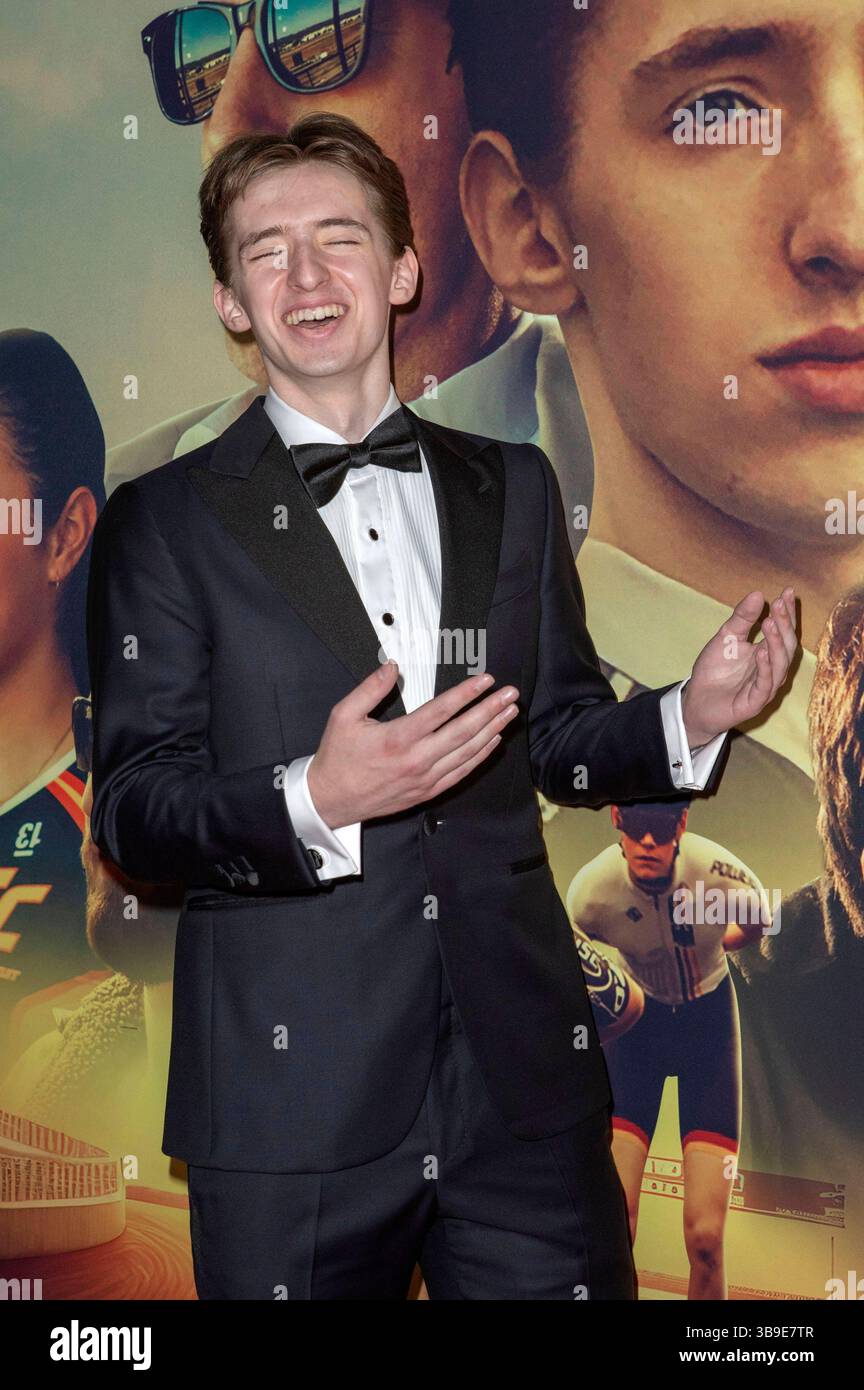 Samuel L. Pierce bei der Premiere des Kinofilms Off The Line im Regal ...