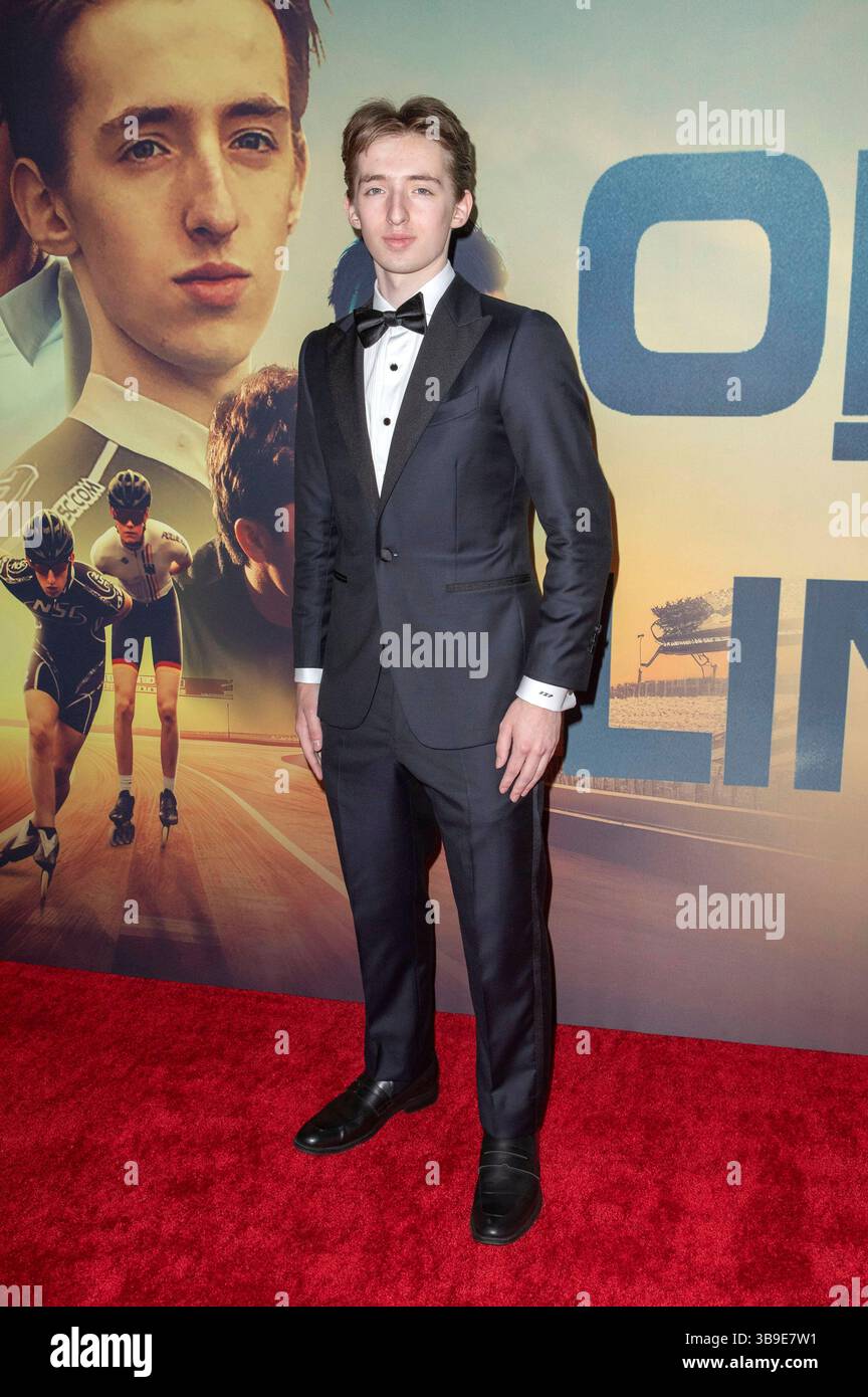 Samuel L. Pierce bei der Premiere des Kinofilms Off The Line im Regal ...