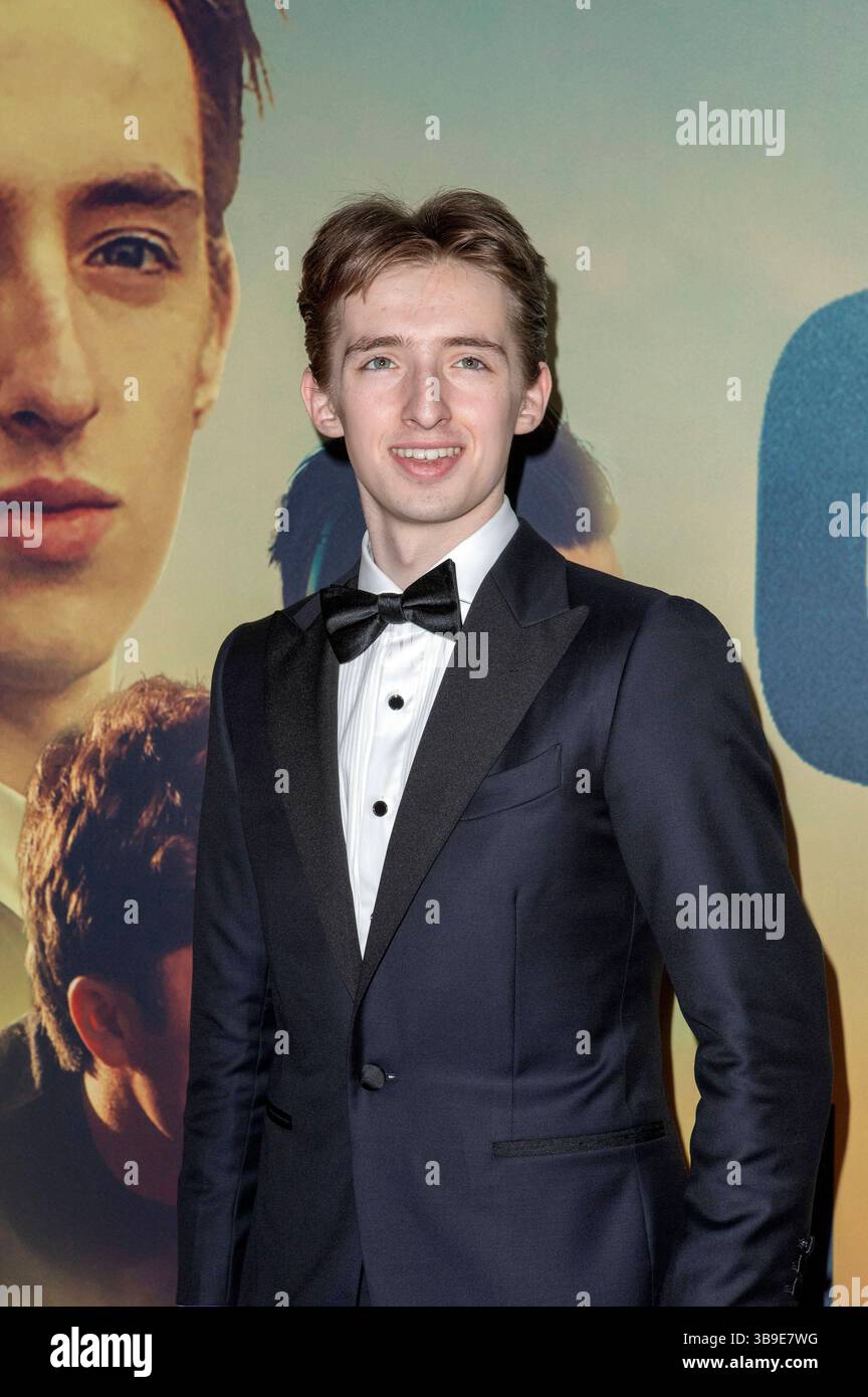 Samuel L. Pierce bei der Premiere des Kinofilms Off The Line im Regal ...