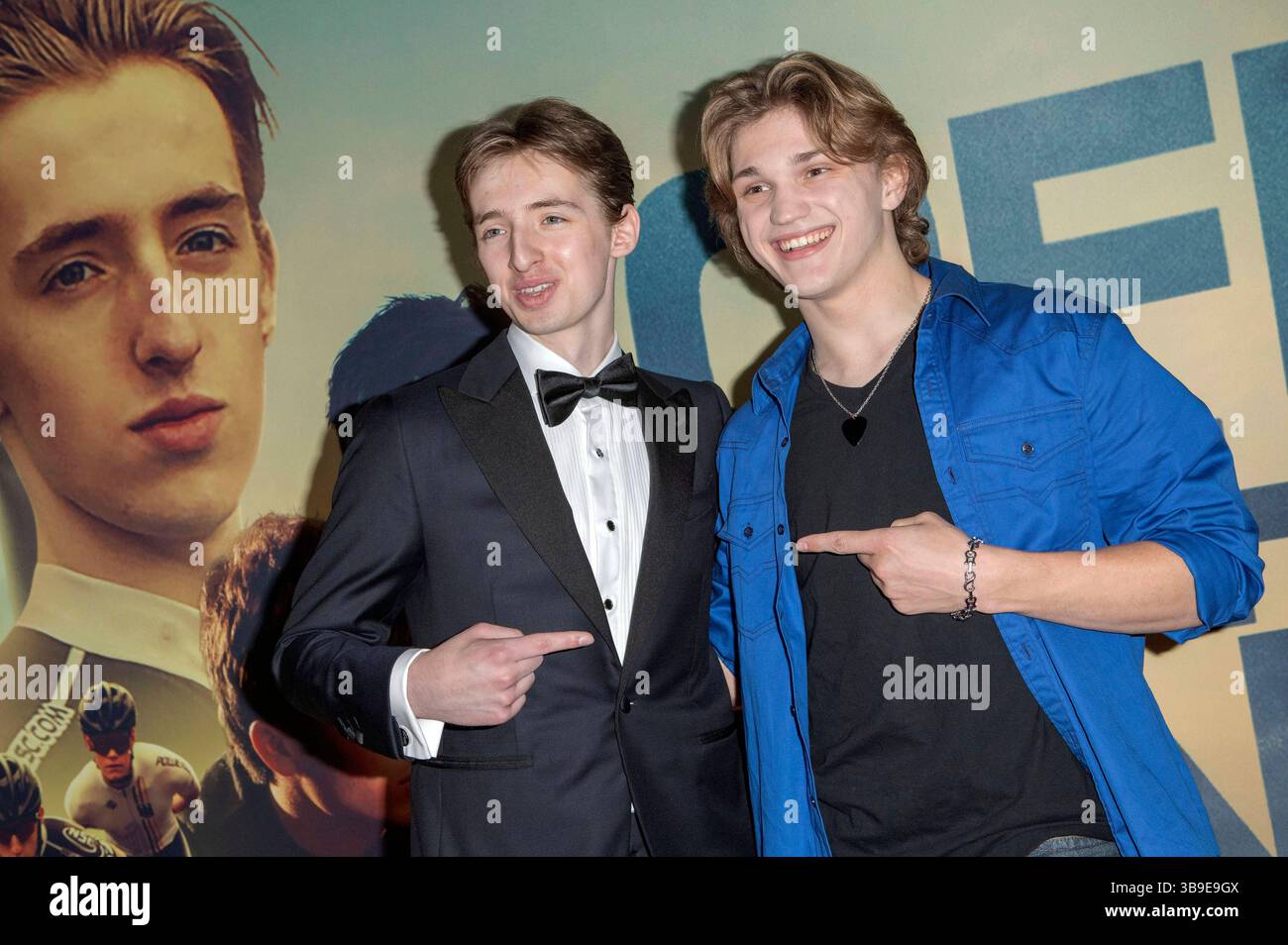 Samuel L. Pierce und Mason McNulty bei der Premiere des Kinofilms Off The Line im Regal LA Live ...