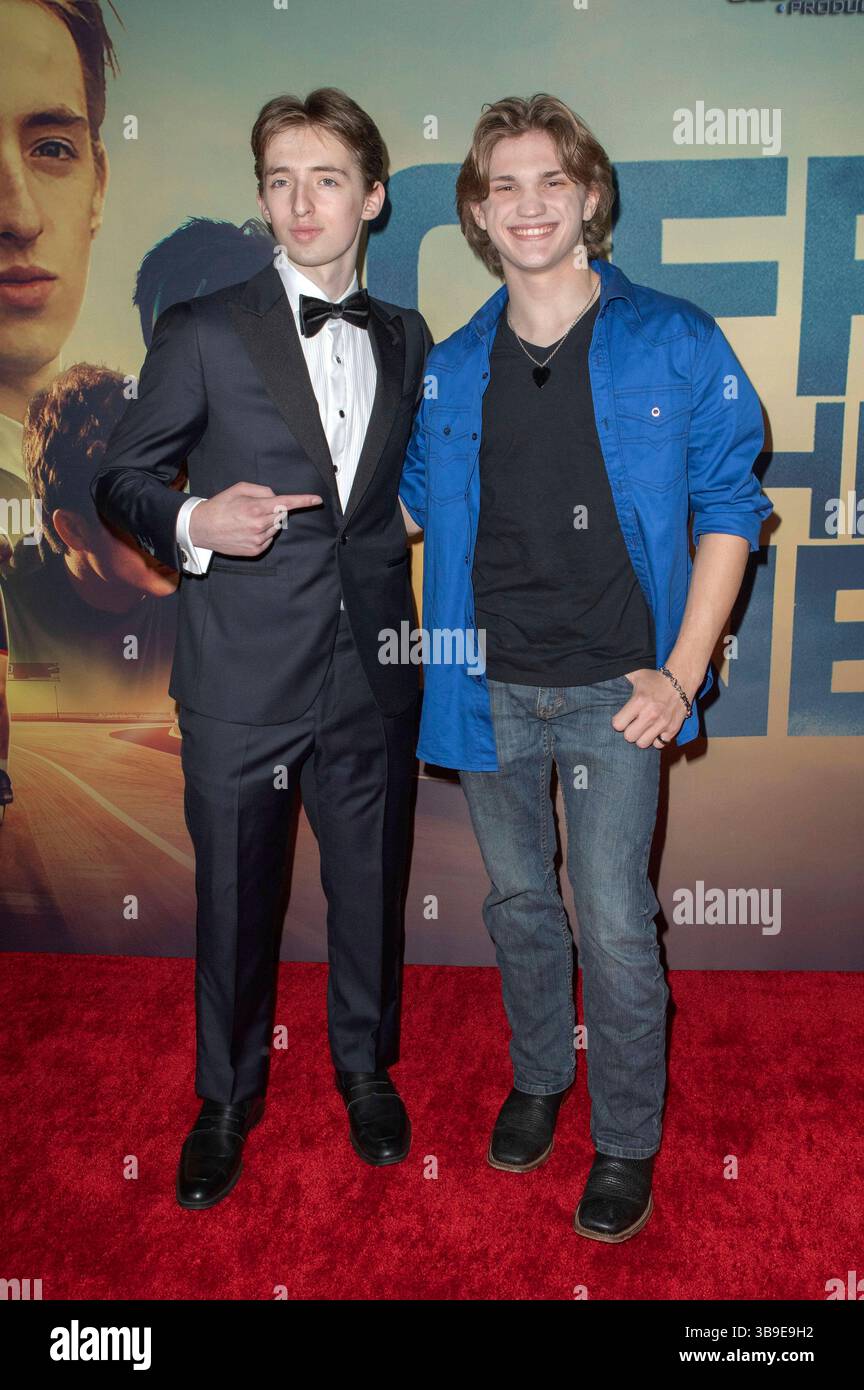 Samuel L. Pierce und Mason McNulty bei der Premiere des Kinofilms Off ...