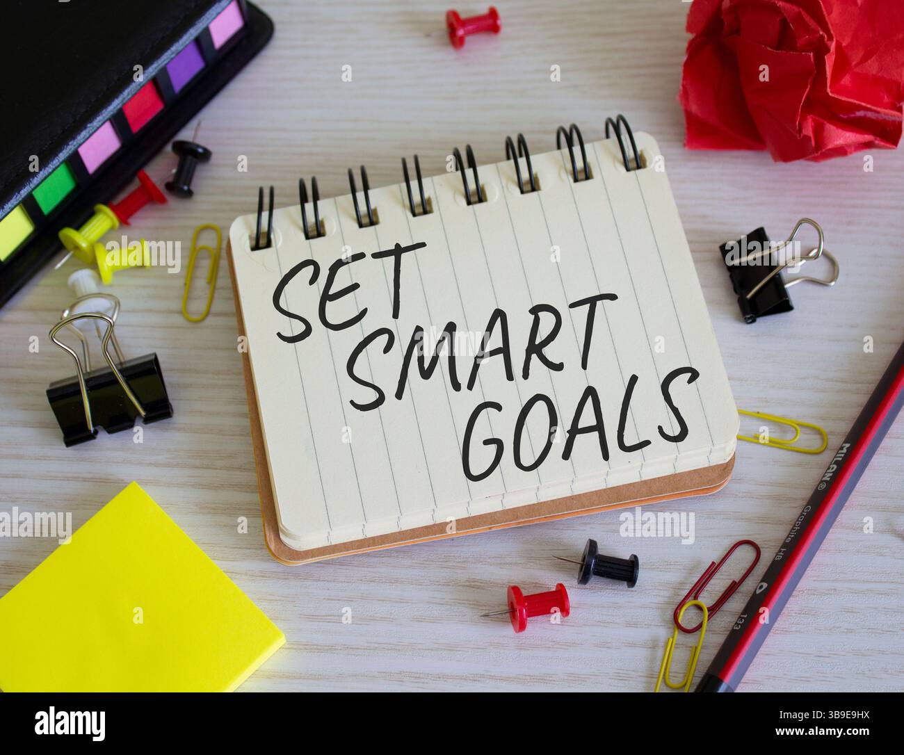 Set smart goals symbol. Concept words Set smart goals on white notebook ...