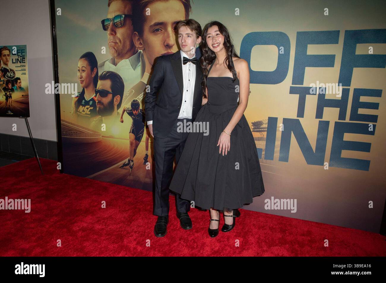Samuel L. Pierce und Hana Hyde bei der Premiere des Kinofilms Off The Line im Regal LA Live. Los ...