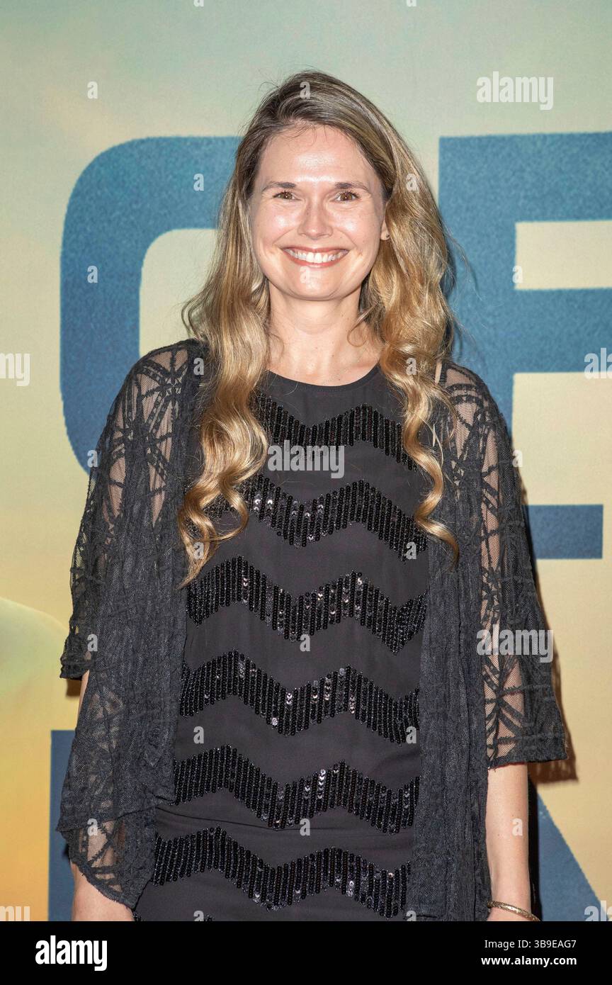 Meredith Jackson bei der Premiere des Kinofilms Off The Line im Regal ...