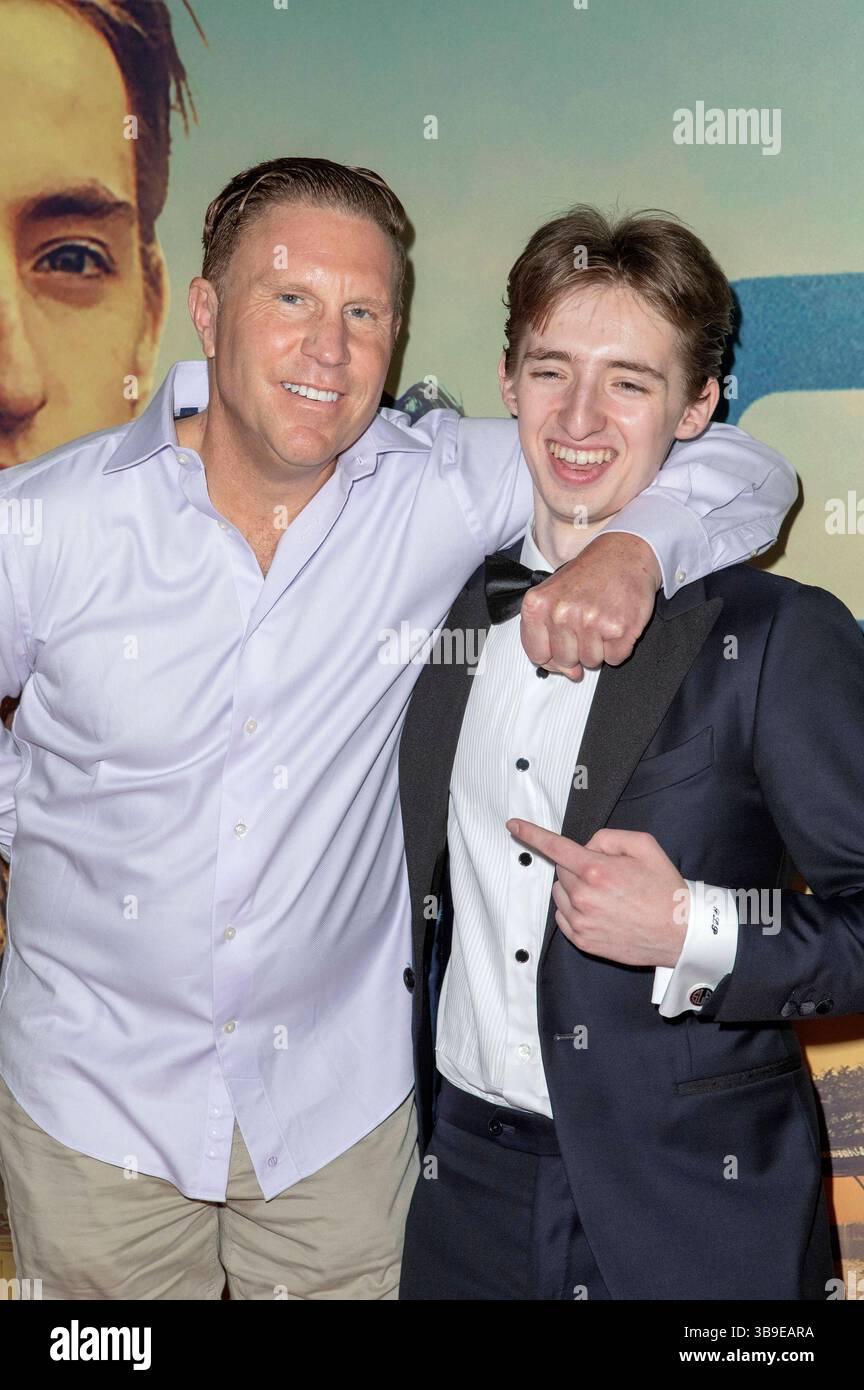 Jeremy Moller und Samuel L. Pierce bei der Premiere des Kinofilms Off The Line im Regal LA Live ...