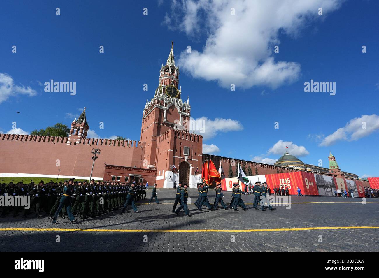 Moscow, Russia. 9th May, 2025. Soldiers prepare to attend a grand ...