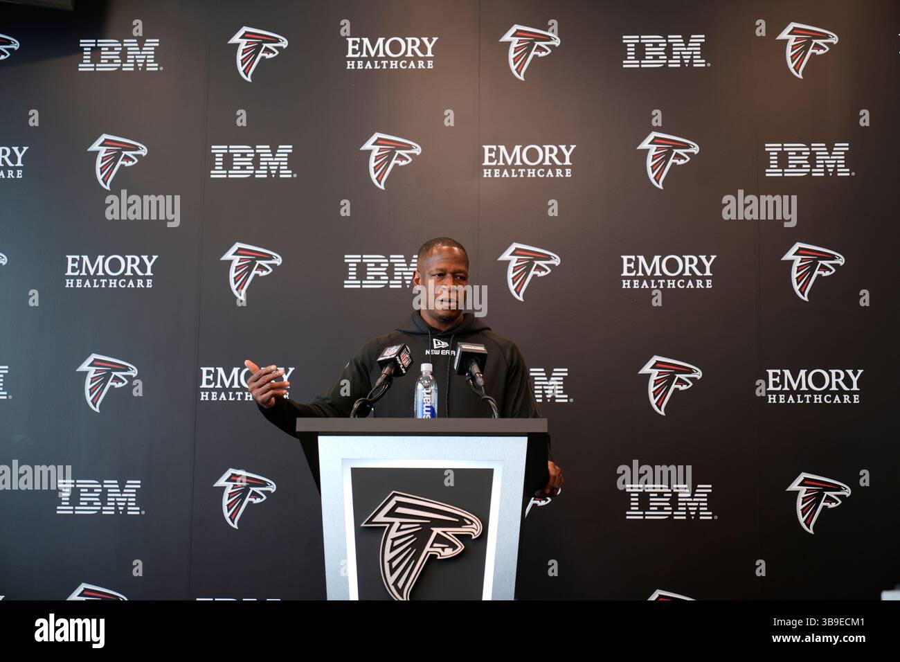 Atlanta Falcons head coach Raheem Morris speaks during a news ...