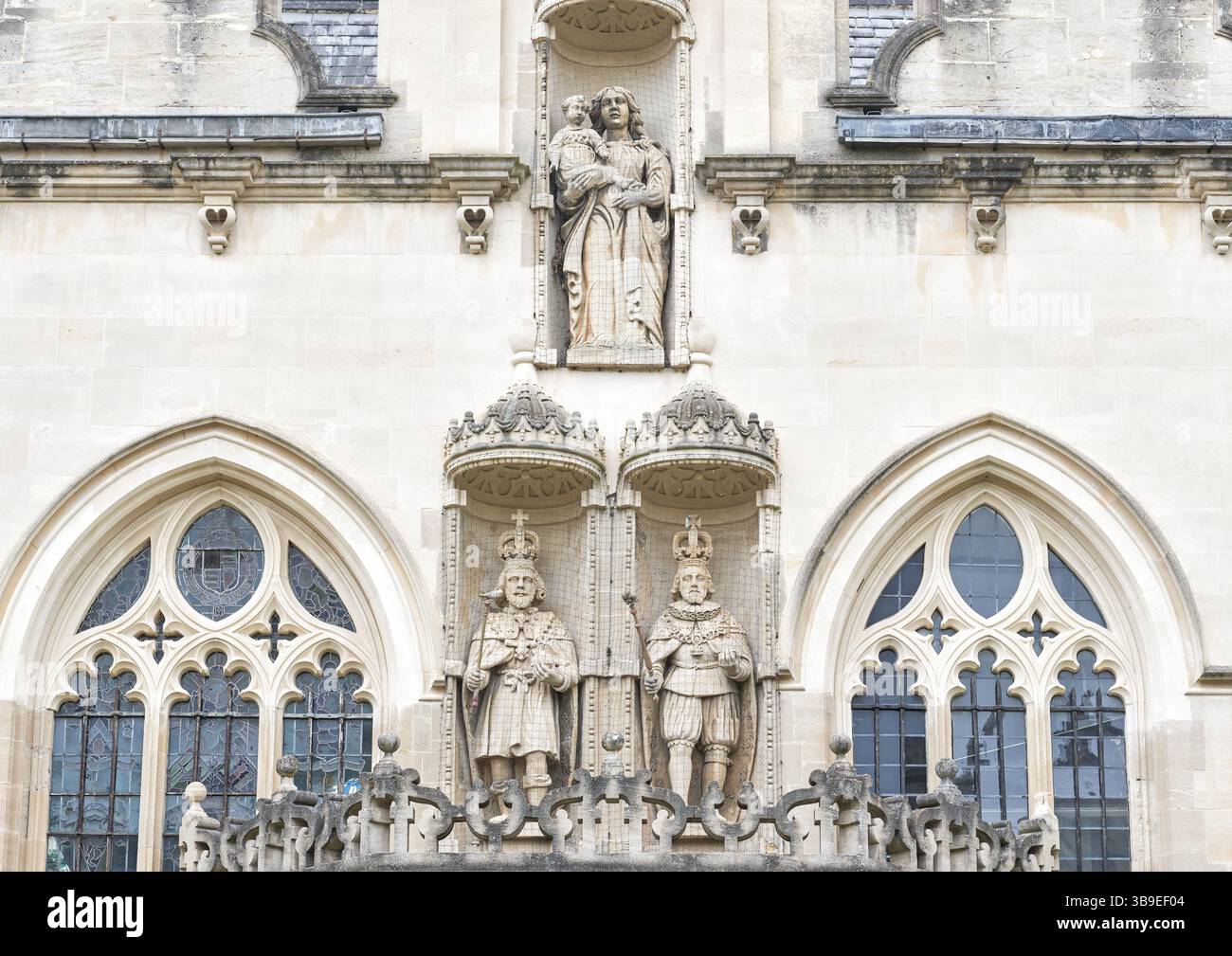 Statue of Mary, above statues of kings Edward II and Charles I, above ...