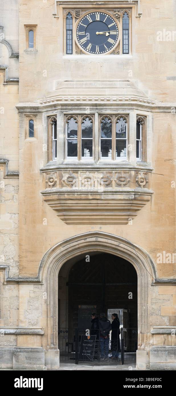 Clock and oriel bay window above the entrance and exit to the First ...