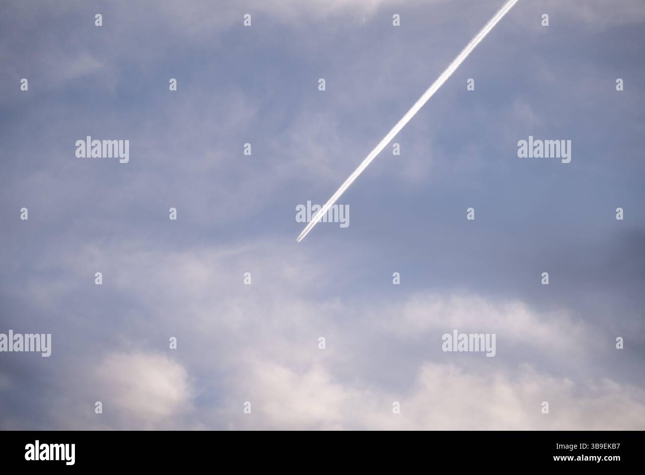 Passenger airplane flying flight hi-res stock photography and images ...