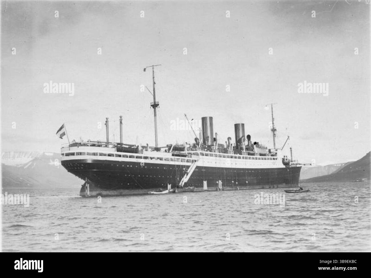 Maritime transport during war Black and White Stock Photos & Images - Alamy