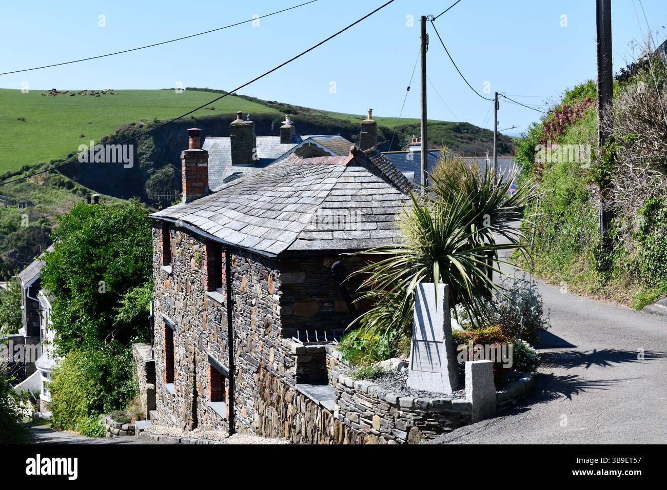 Road splits Rose Hill and Trewetha Lane Port Isaac Cornwall England uk ...