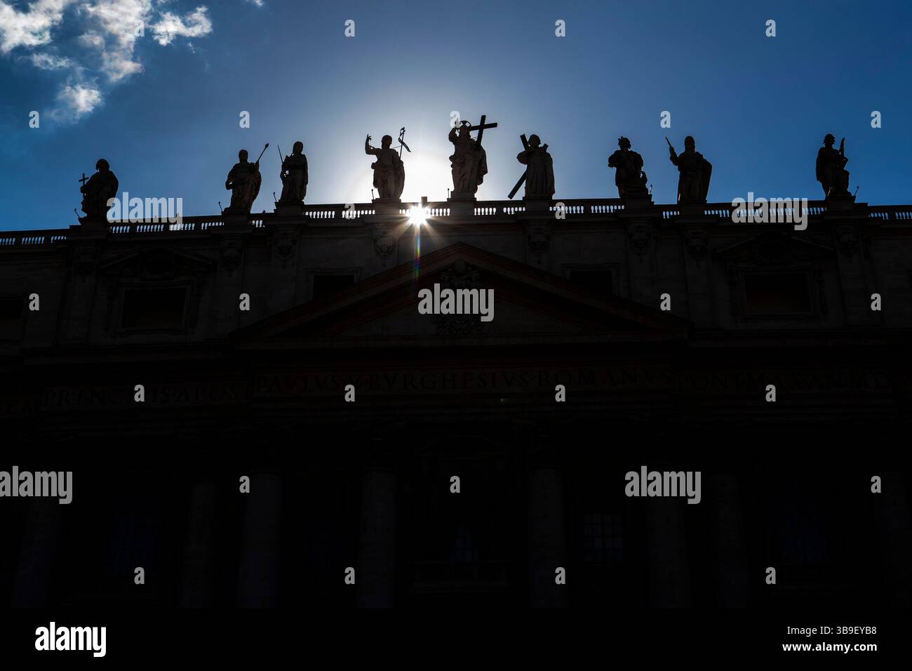 General view of the statues of St. Peter's Basilica in the Vatican ...