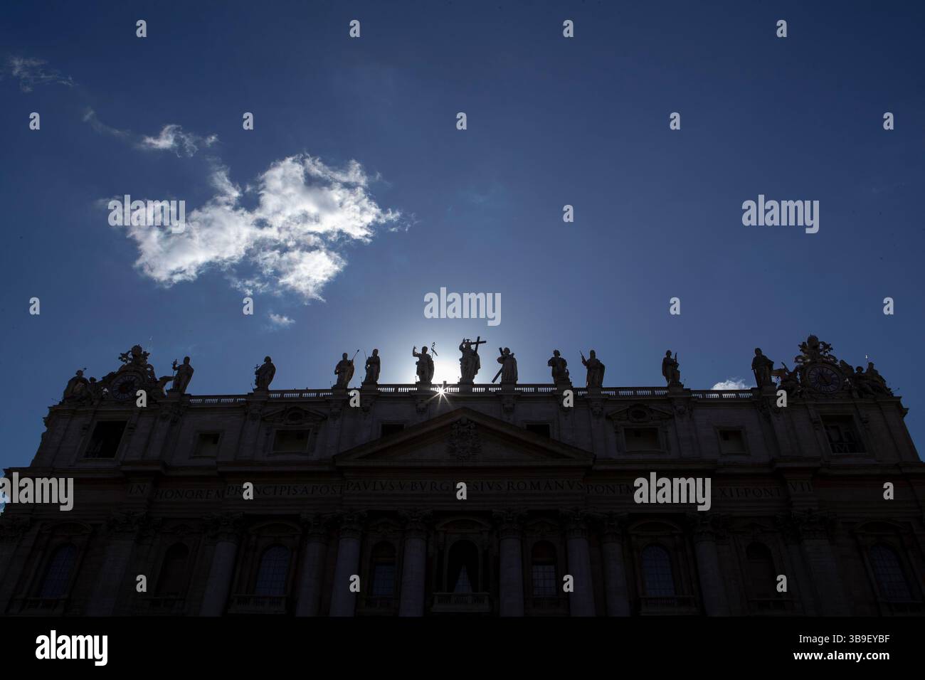 General view of the statues of St. Peter's Basilica in the Vatican ...