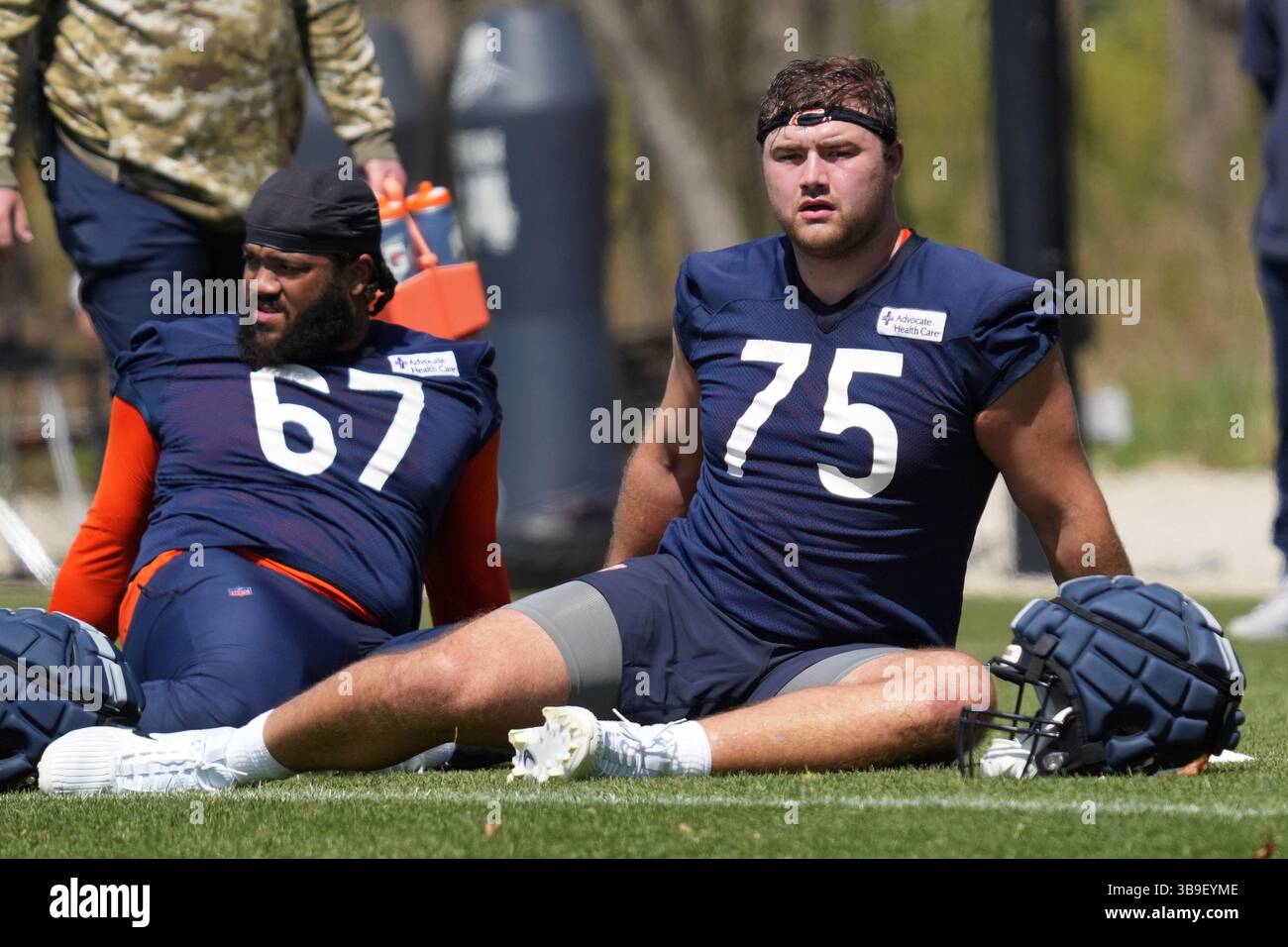 Chicago Bears offensive linemen Ozzy Trapilo (75) and Vershon Lee (67 ...