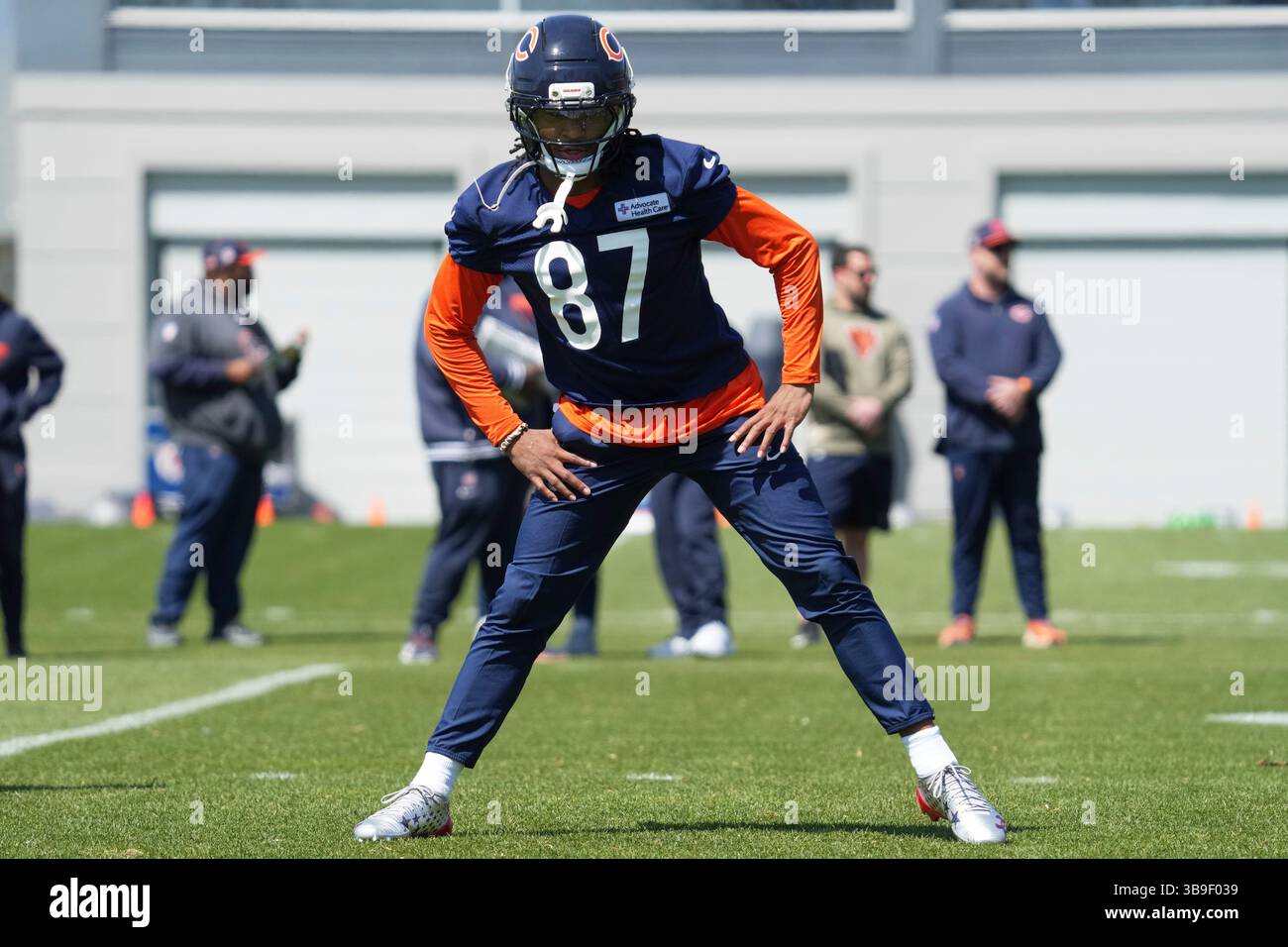 Chicago Bears wide receiver Luther Burden III warms up during the NFL ...