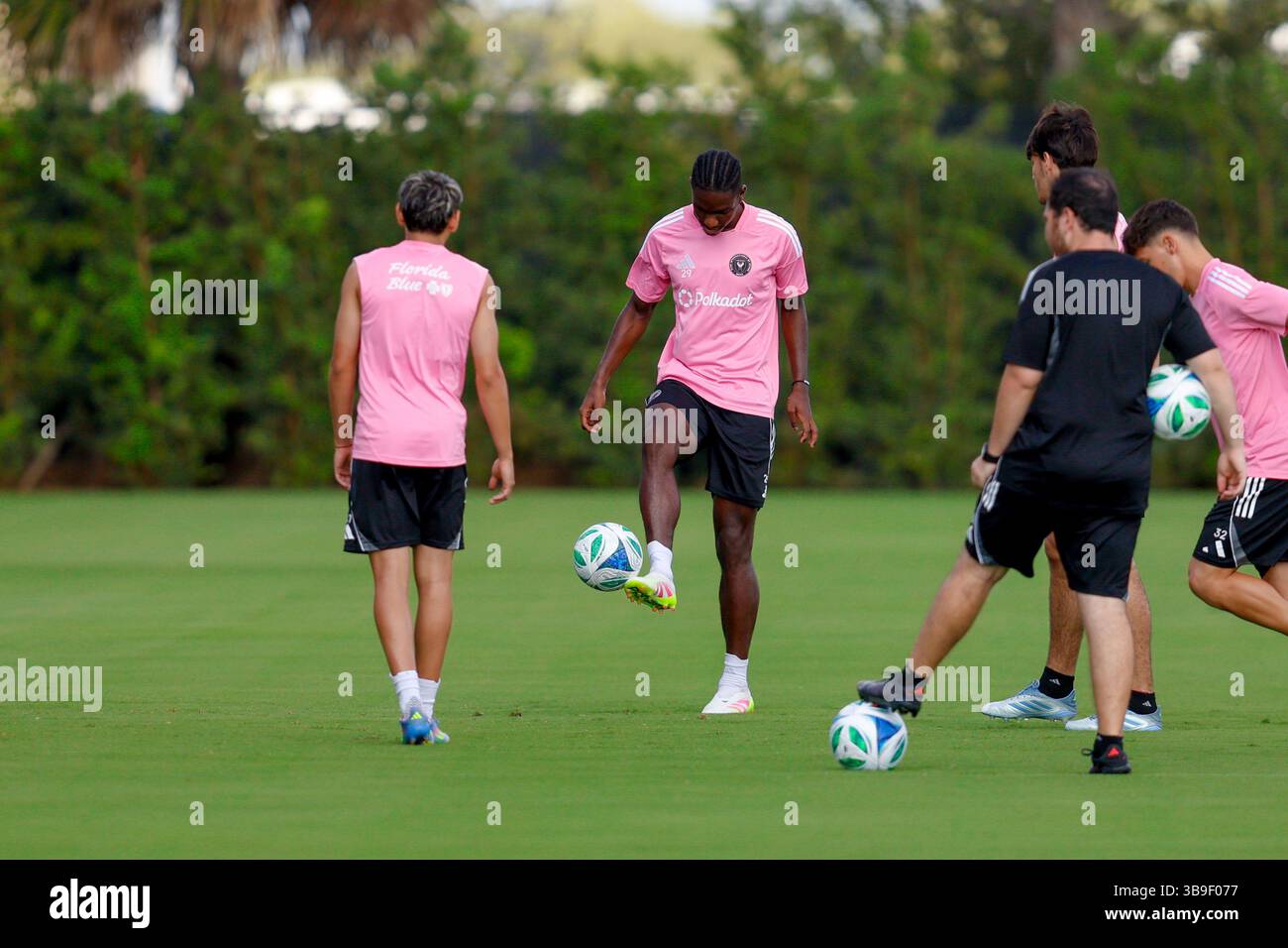 FORT LAUDERDALE, FL - MAY 09: Allen Obando (29) of Inter Miami CF ...