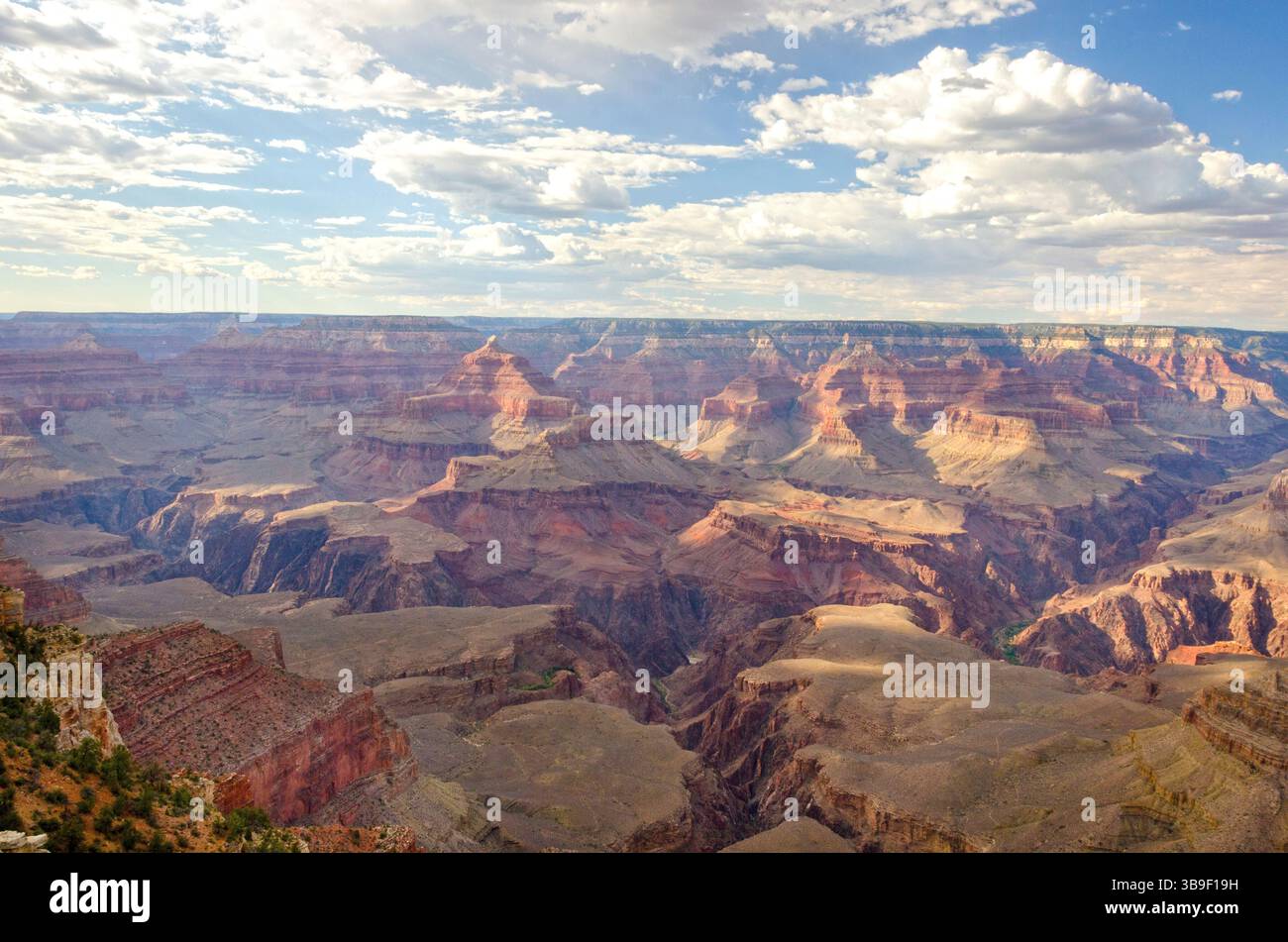Far view into the Grand Canyon Stock Photo - Alamy